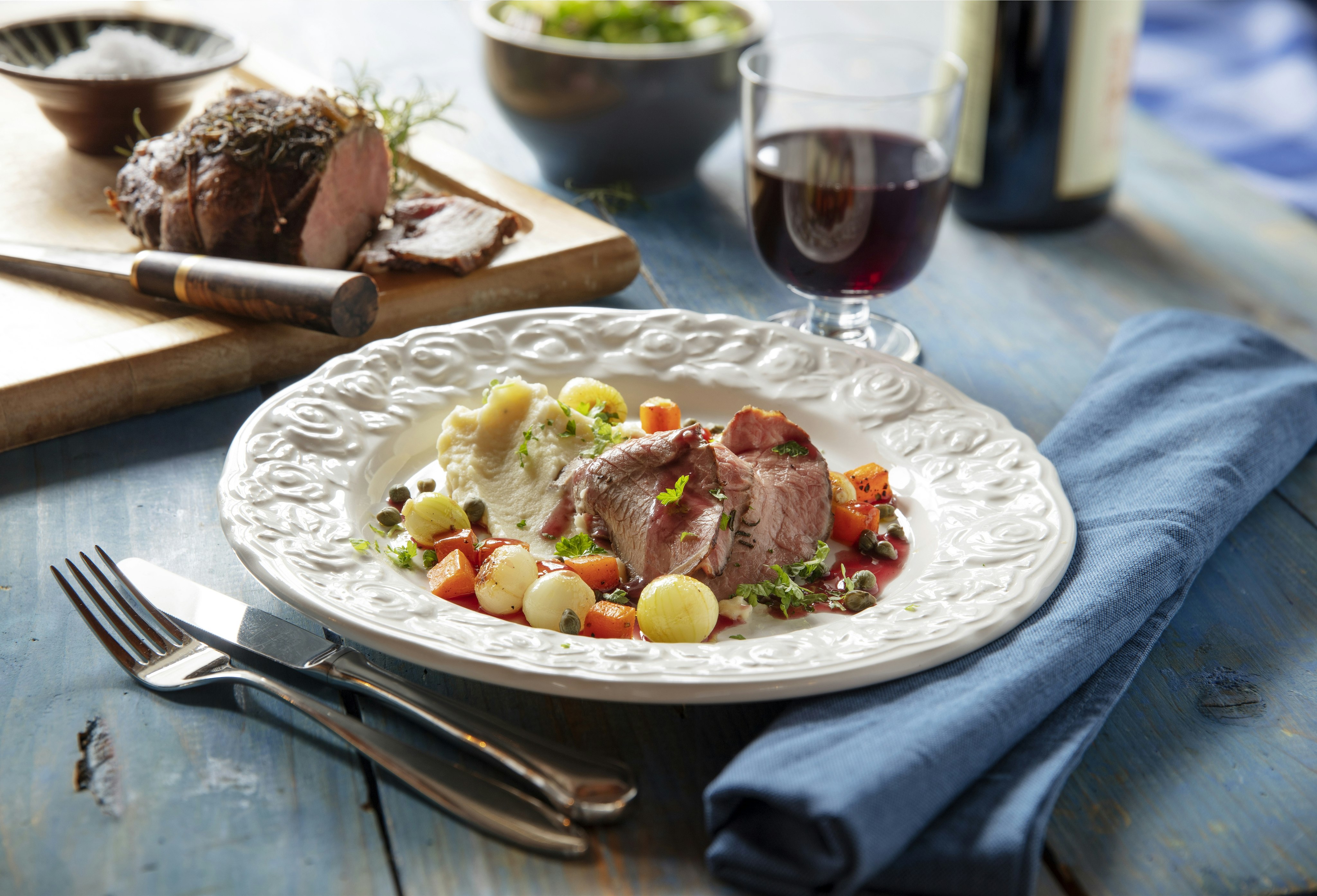 Lammrostbiff med palsternacksmos och rödvinssky