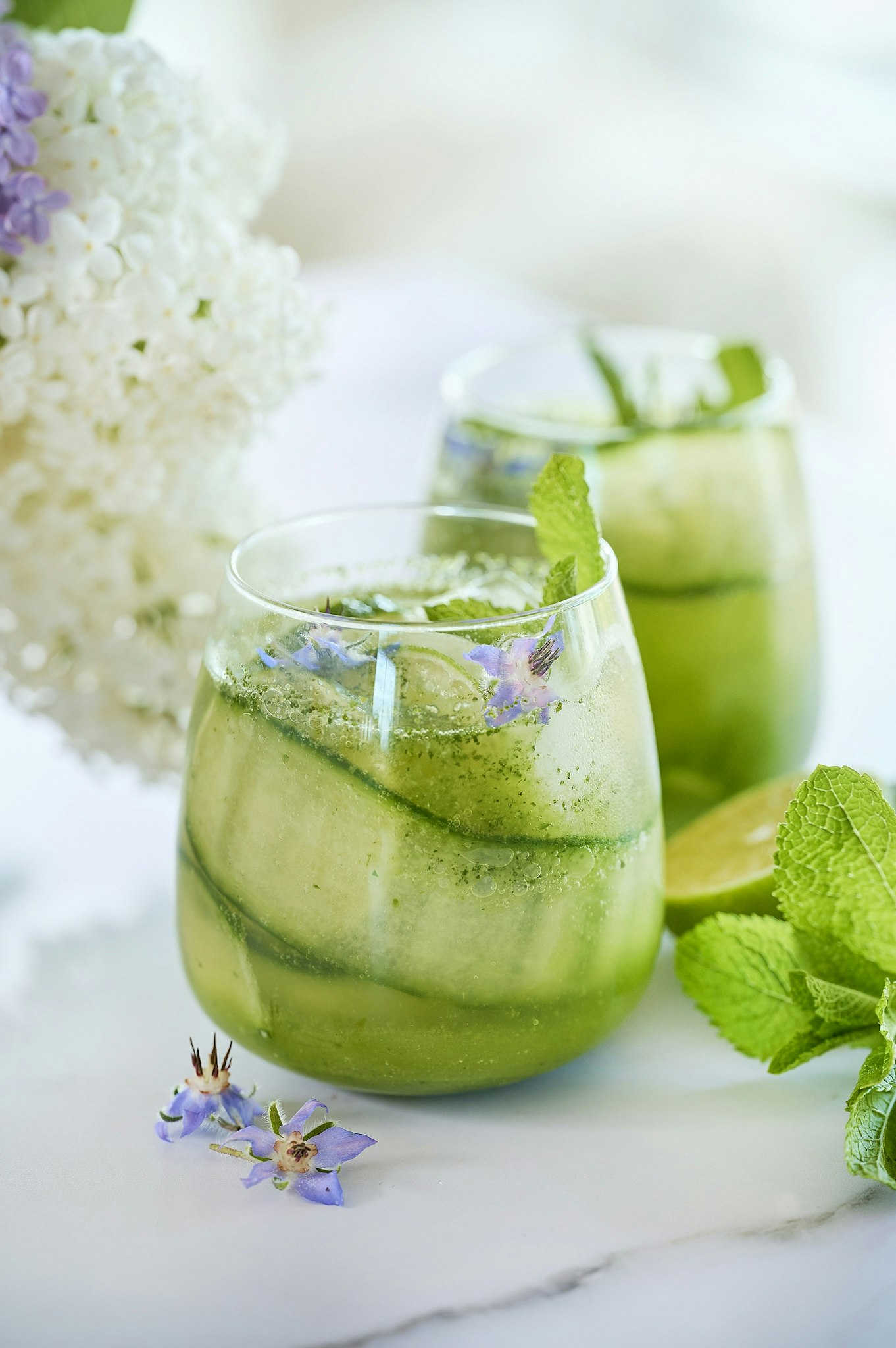Mocktail med gurka, lime och mynta