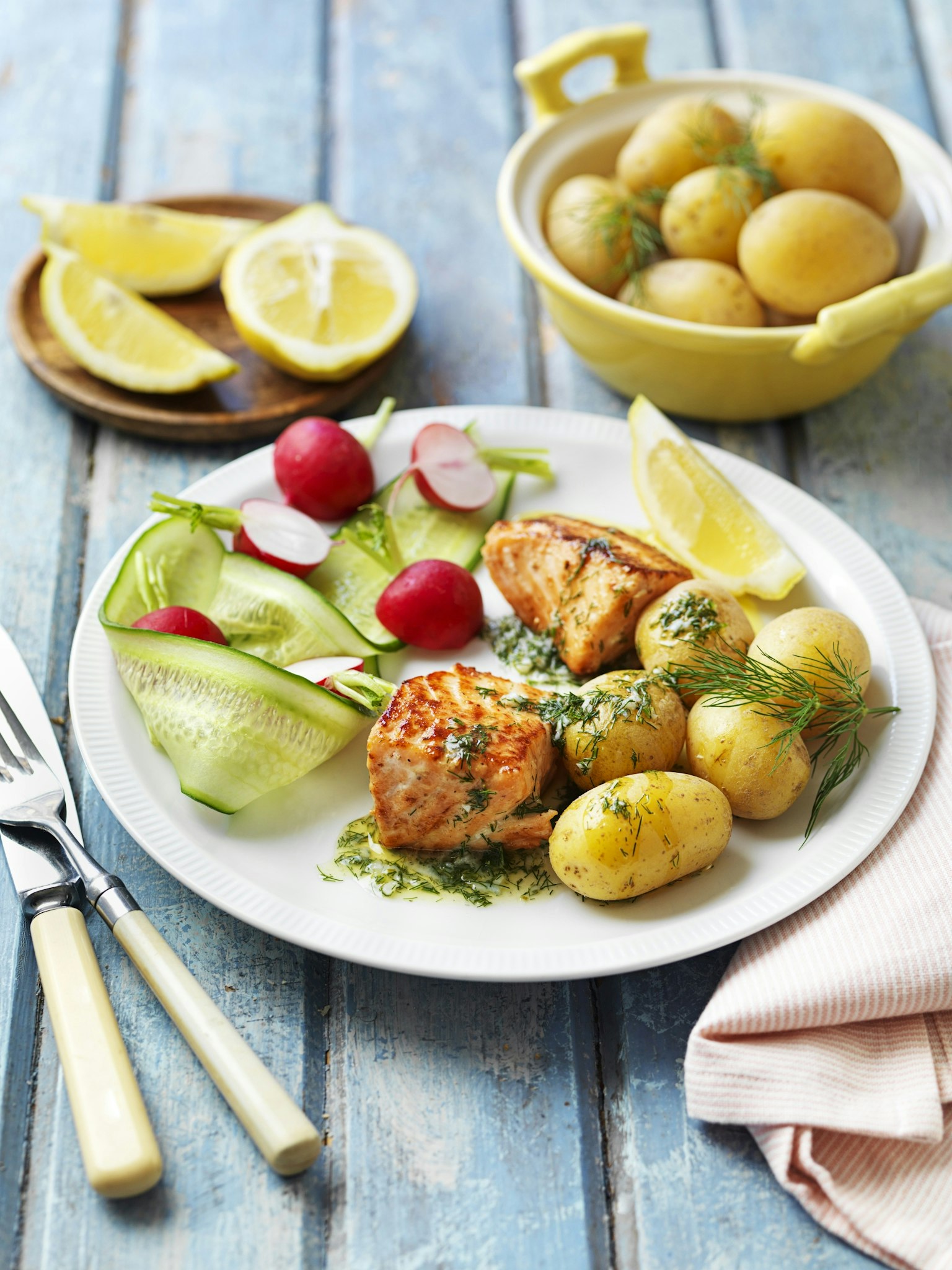 Lättgravad och halstrad lax