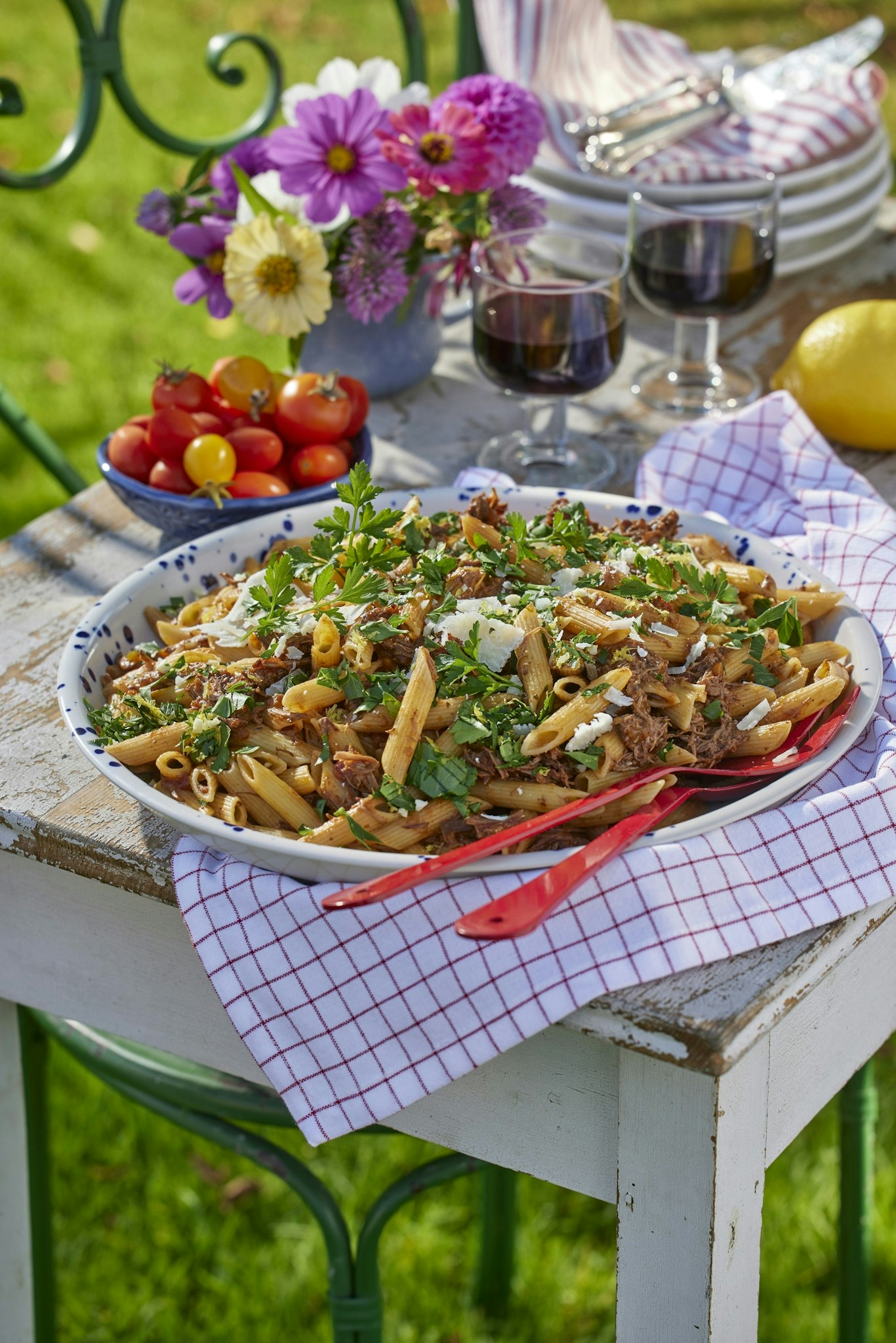 Lättlagad pasta med ragu