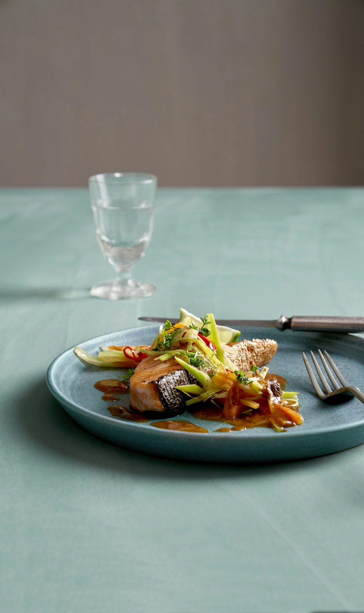 Laxfilé med grönsaker i currysås