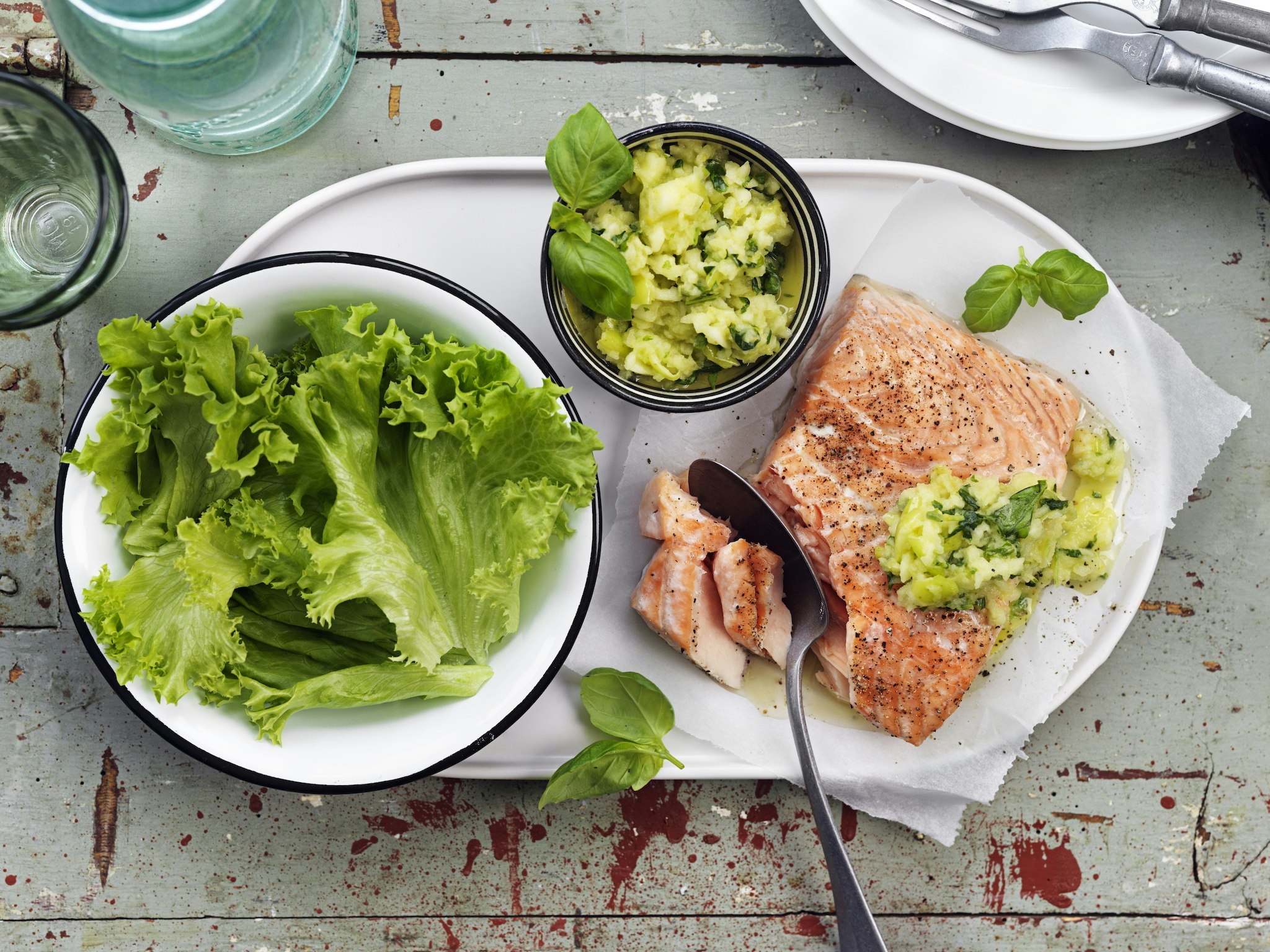 Laxfilé med syrlig äppelsalsa