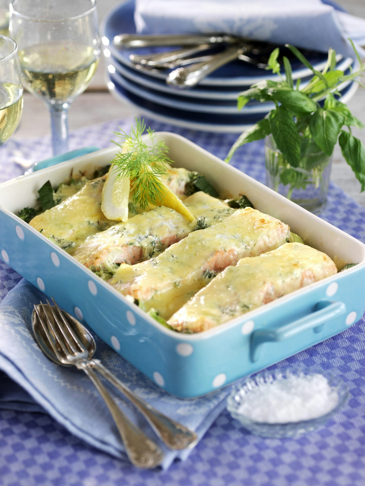 Laxgratäng med krämig vinsås