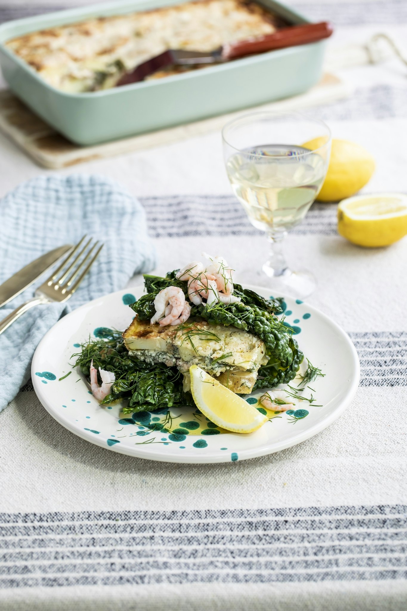 Laxpudding med dill, räkor och parmesan