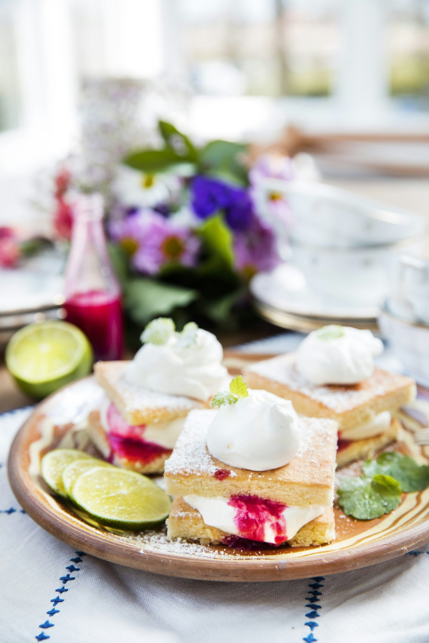 Mango melba i glas med hallonsås