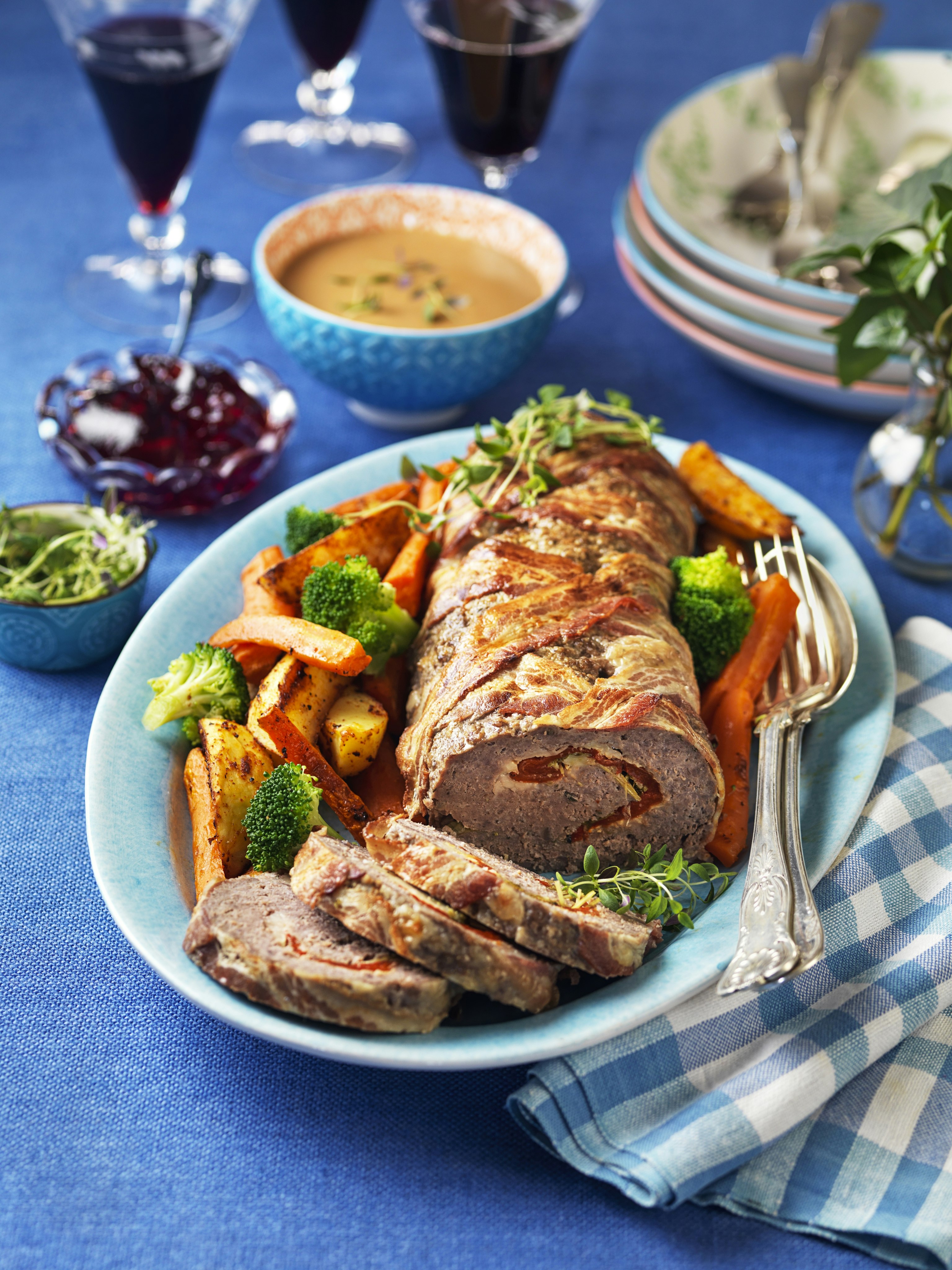 Baconlindad köttfärslimpa