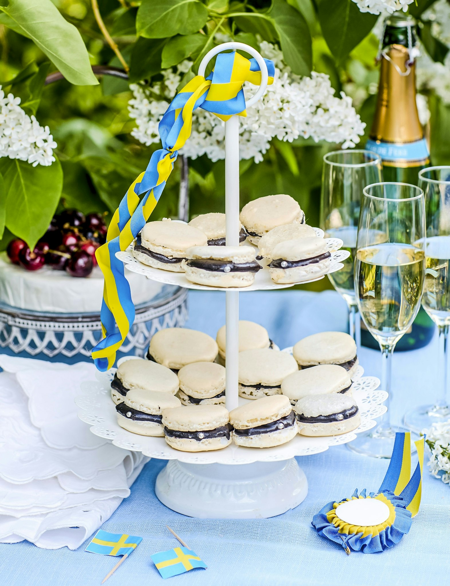 Macarons i form av studentmössor