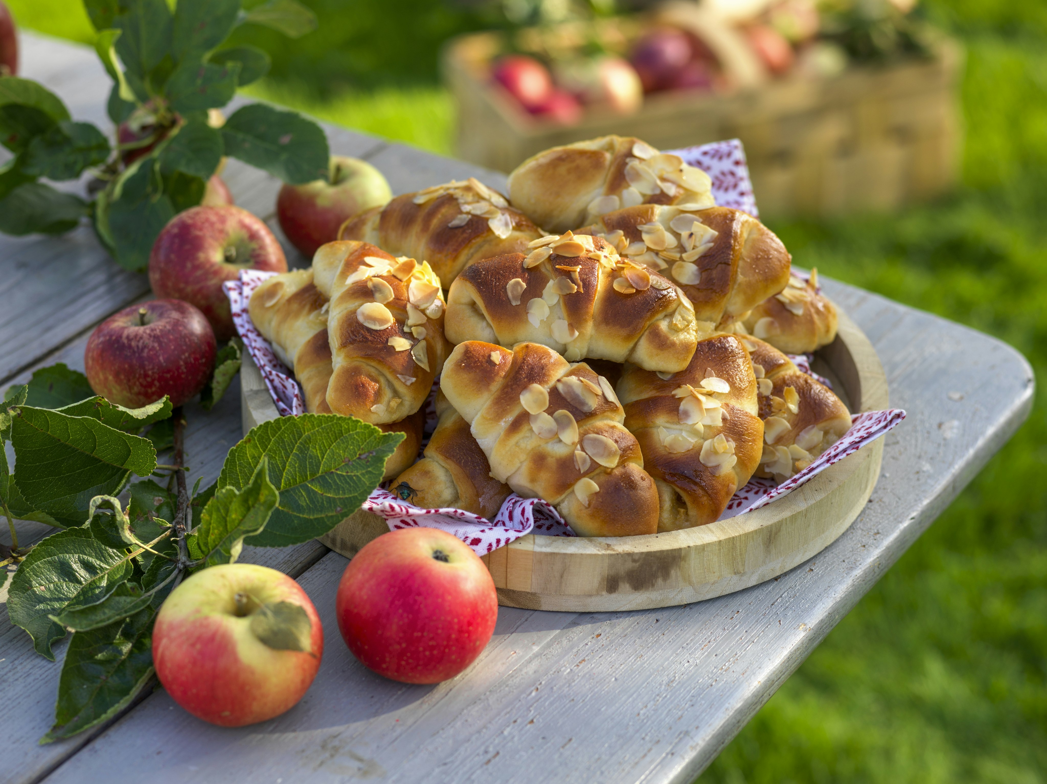 Frasiga gifflar med ostfyllning