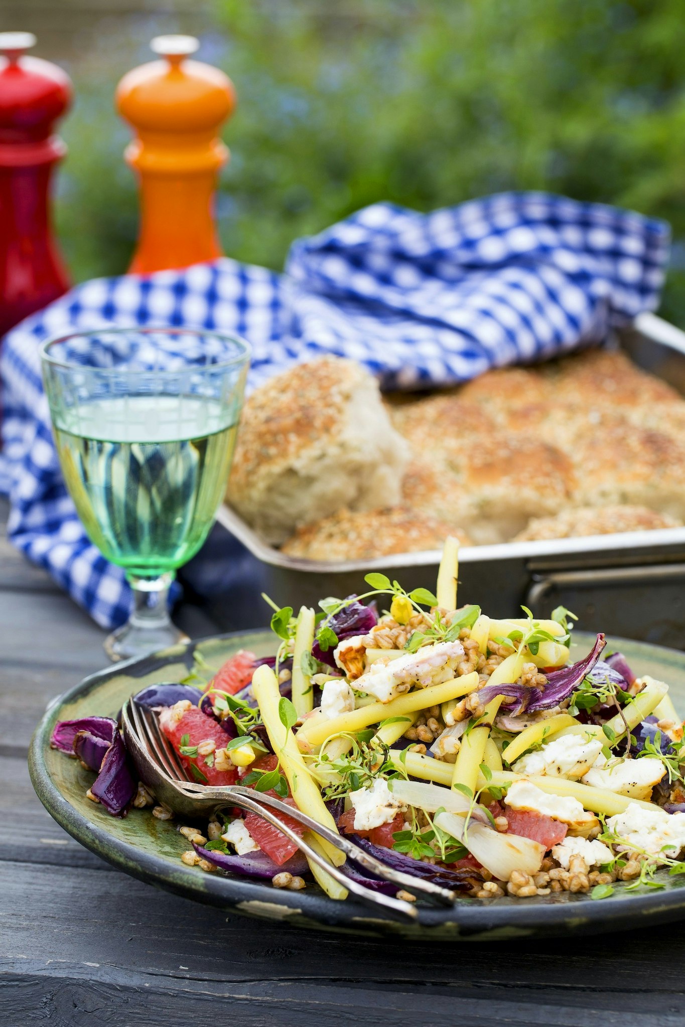 Matvetesallad med fetaost och grapefrukt