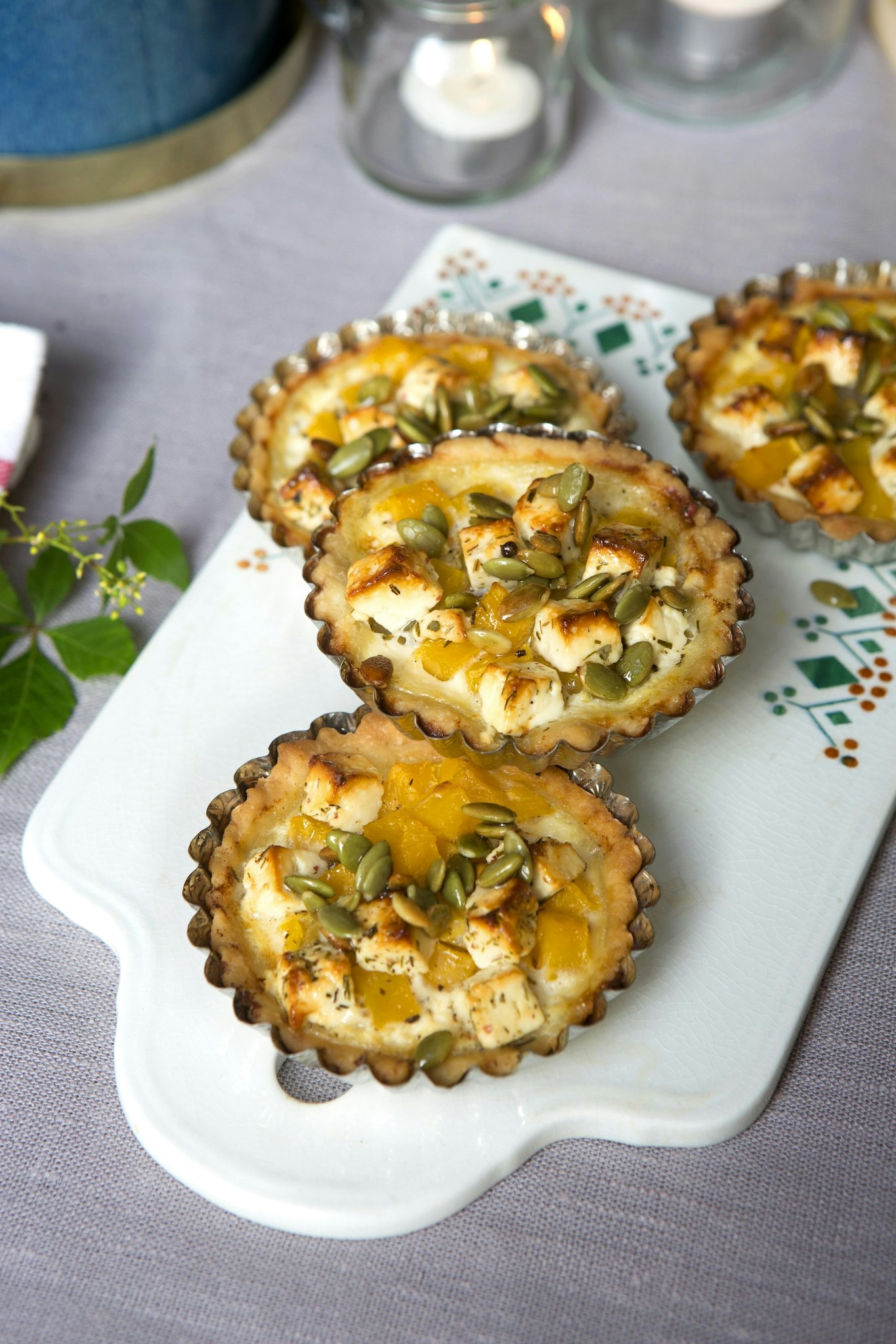 Minipajer med tomat och fetaost