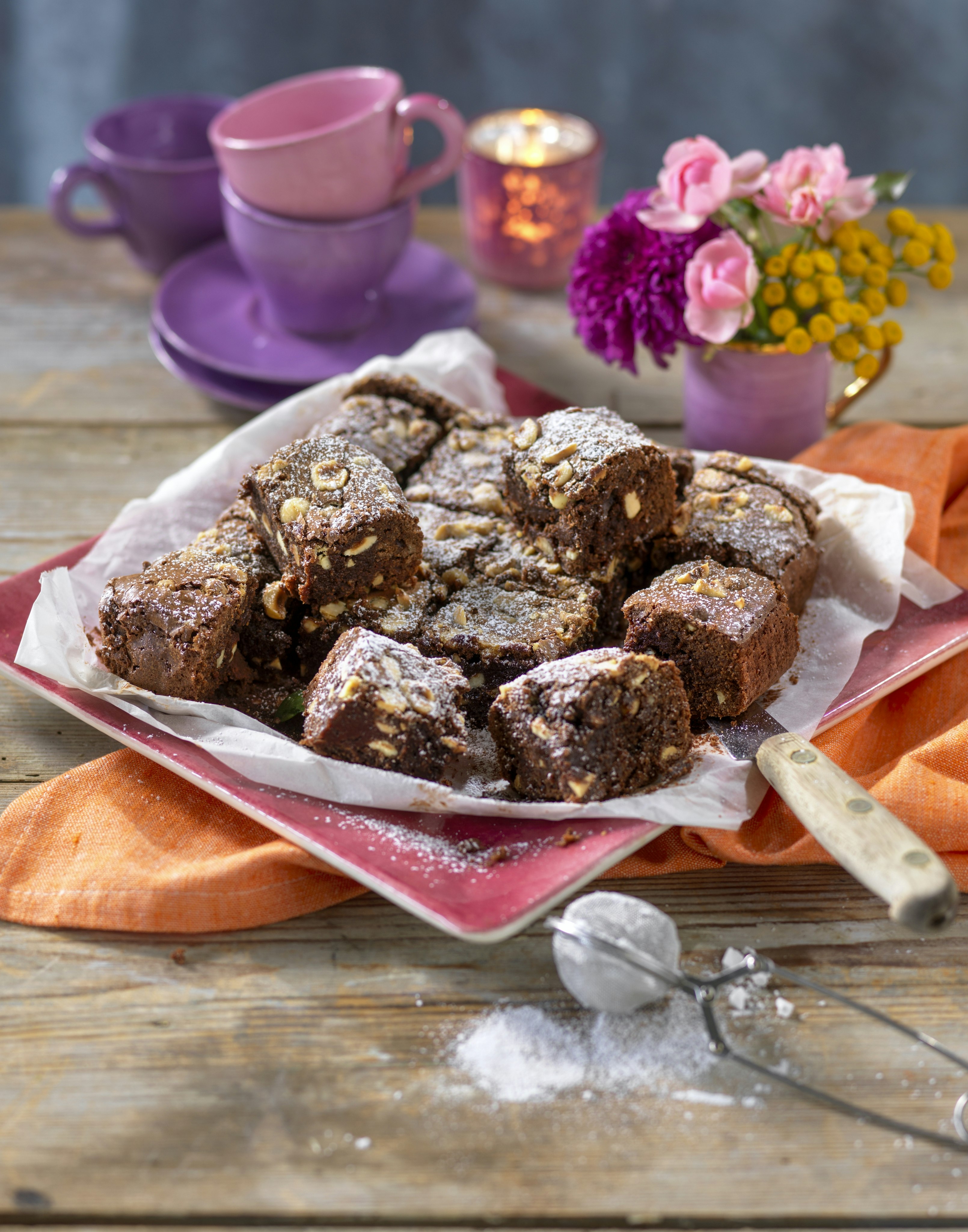 Mjuka chokladrutor med rostade hasselnötter