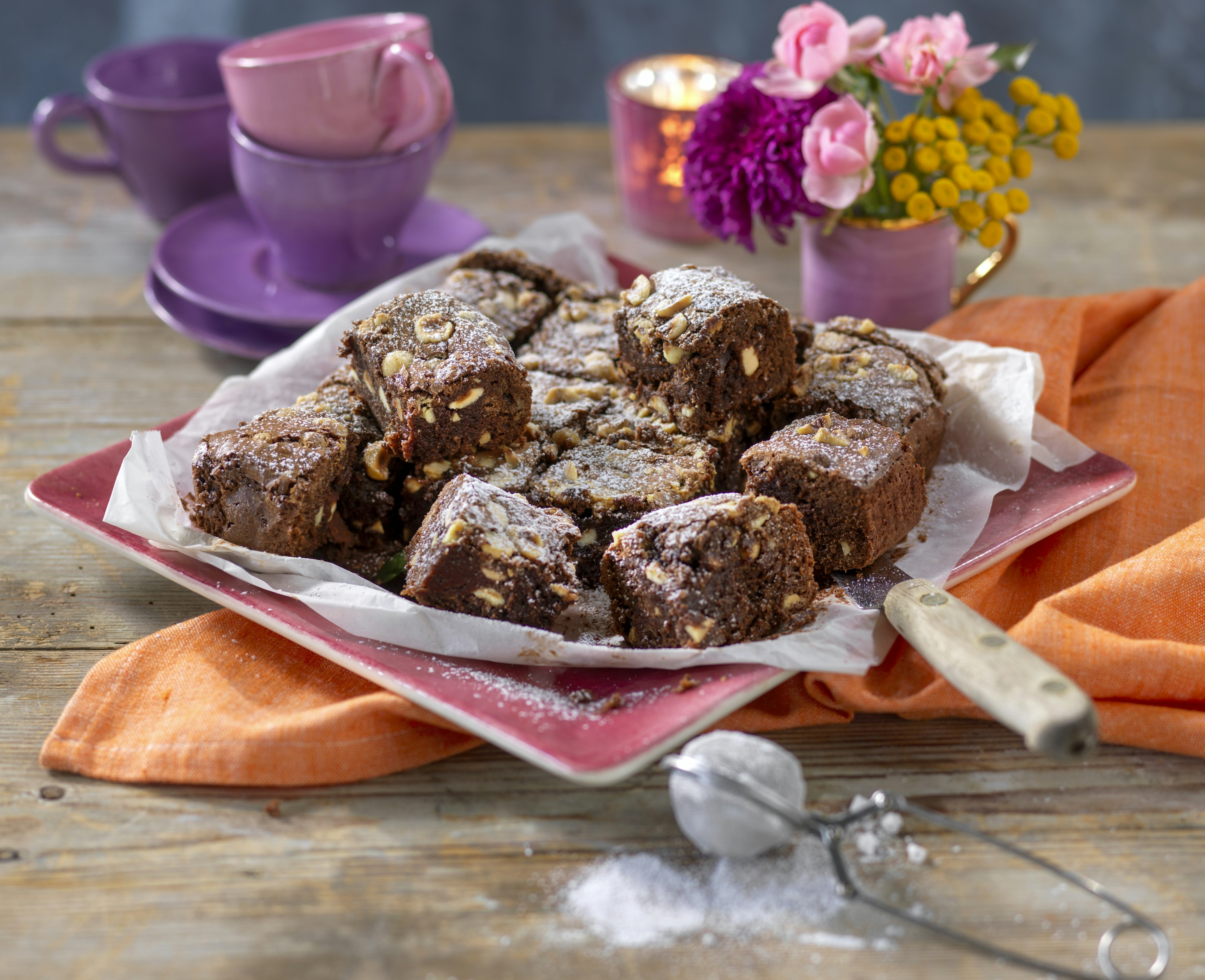 Mjuka chokladrutor med rostade hasselnötter