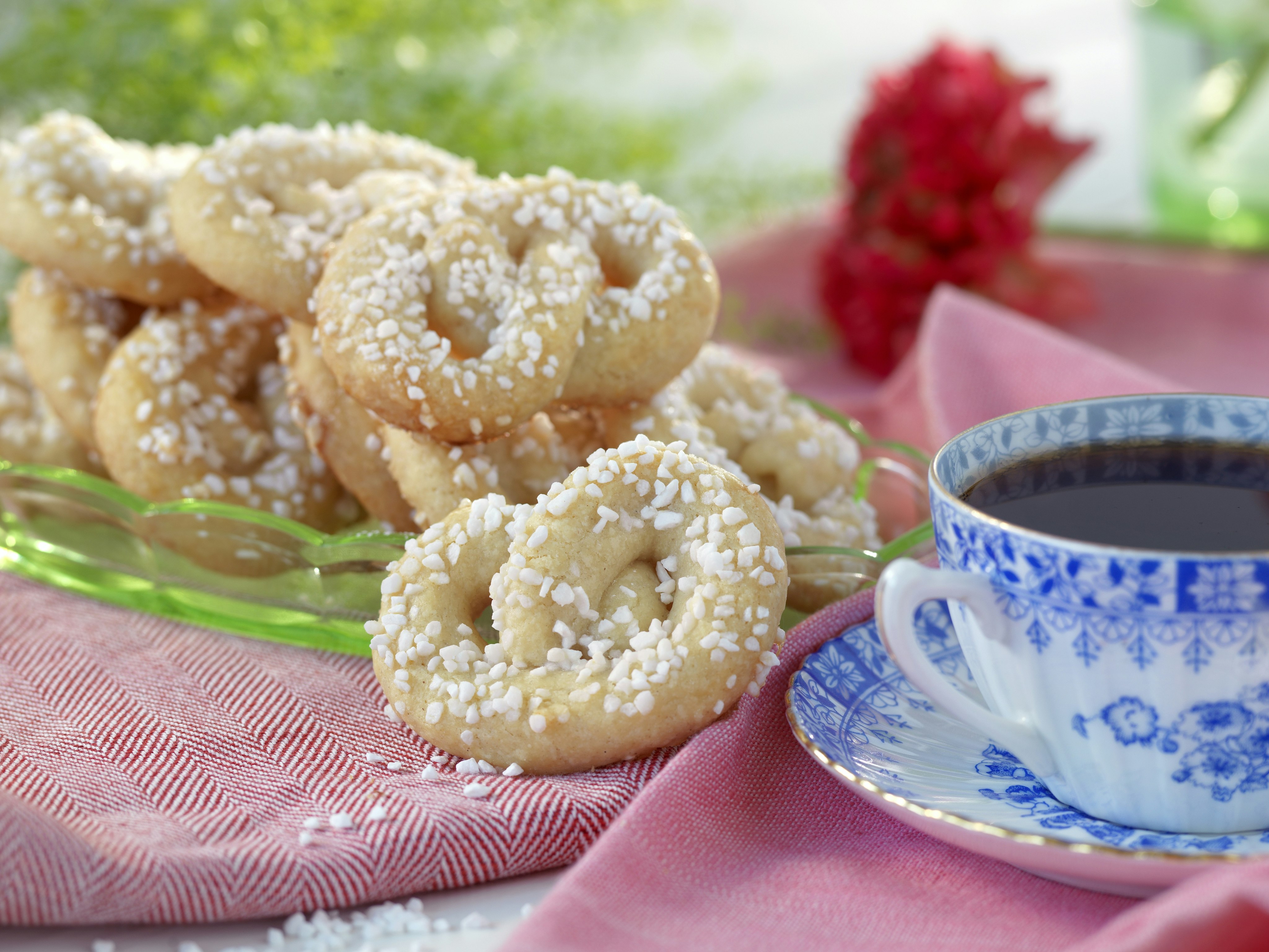 Mormors fina sockerkringlor