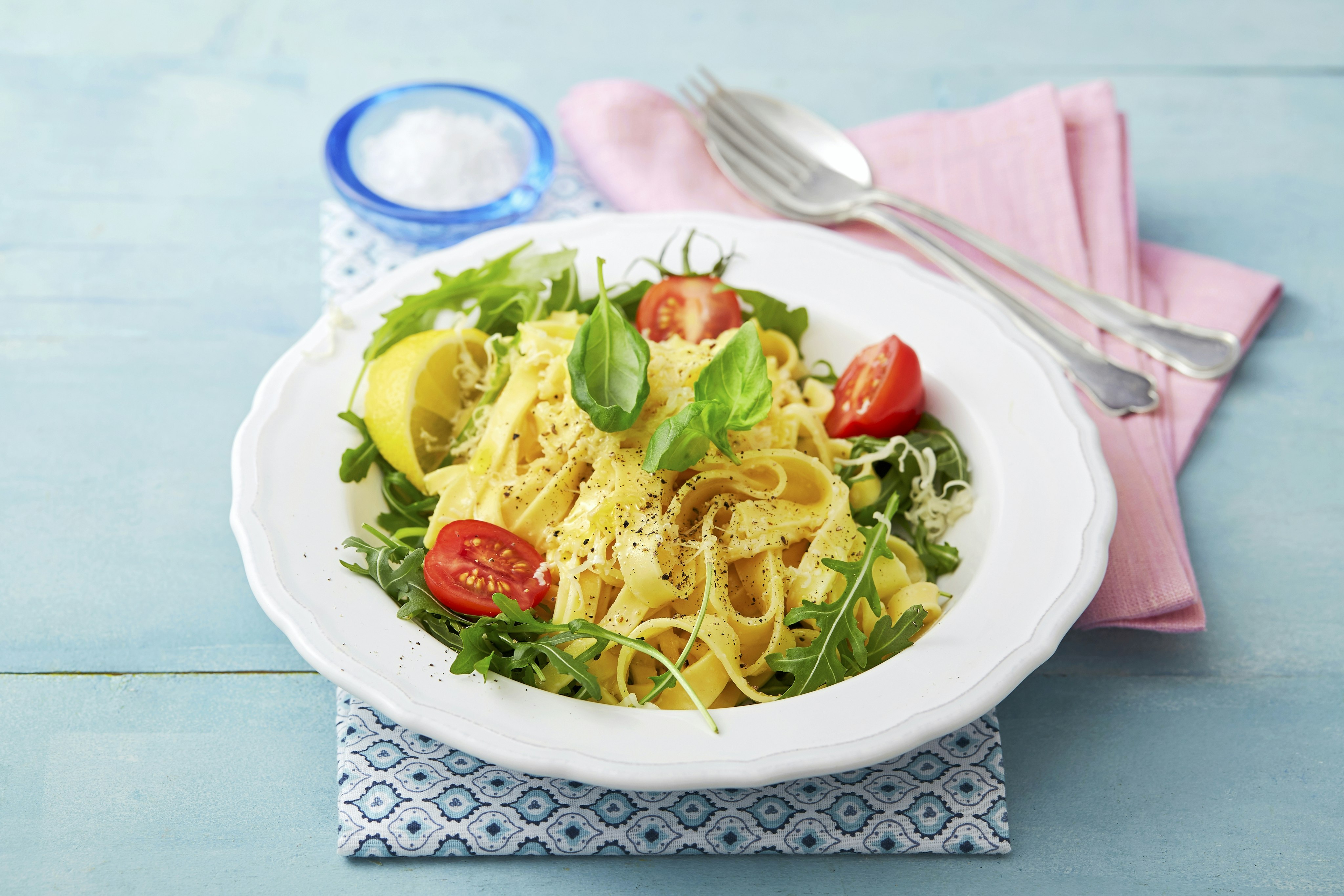 Citronpasta med parmesan och basilika