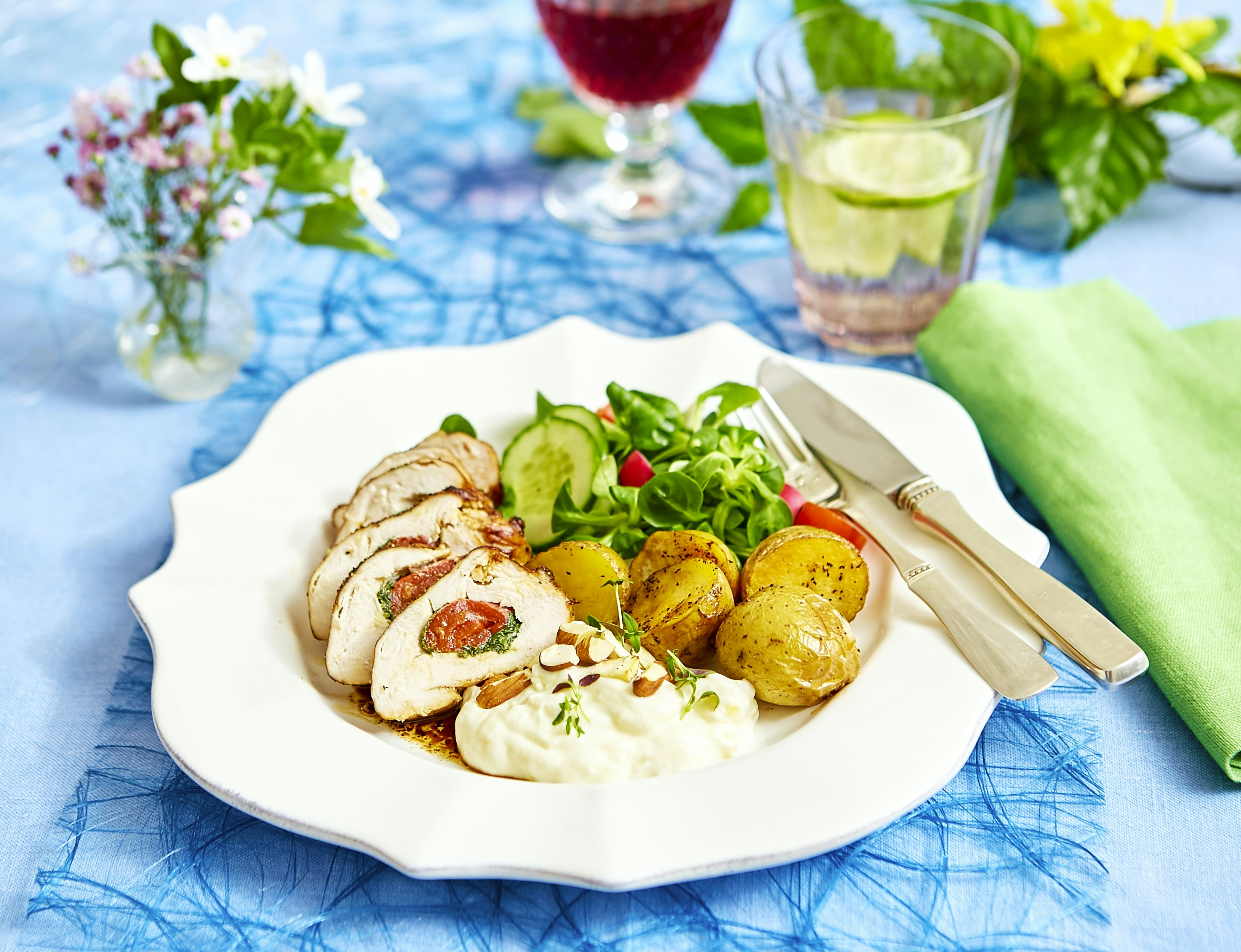 Örtfylld kycklingfilé med ostkräm