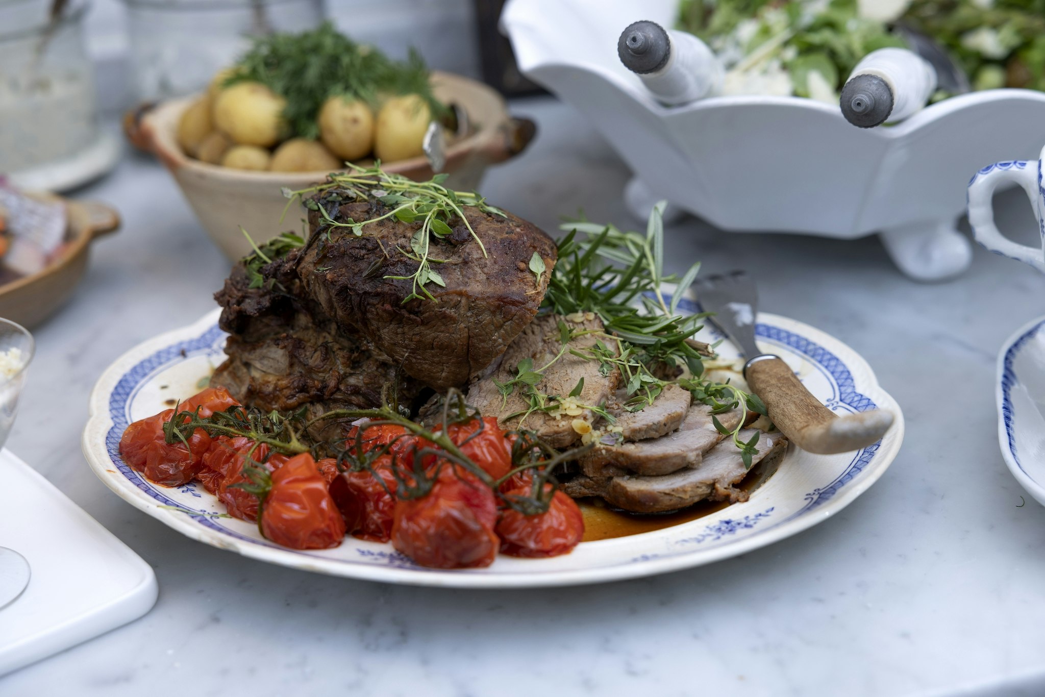 Örtig lammstek med getostkräm