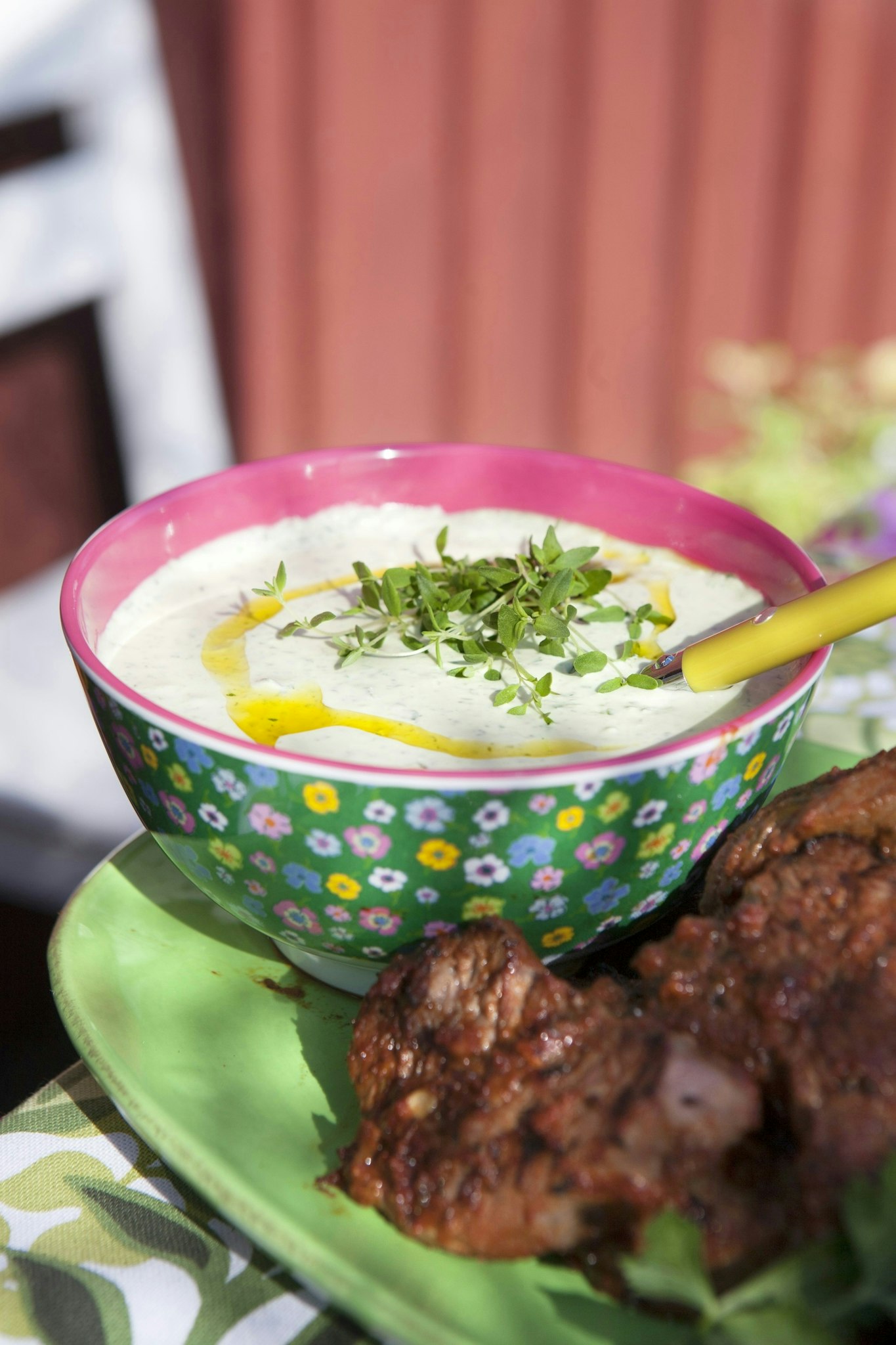 Zucchinigratäng med parmesan och mozzarella
