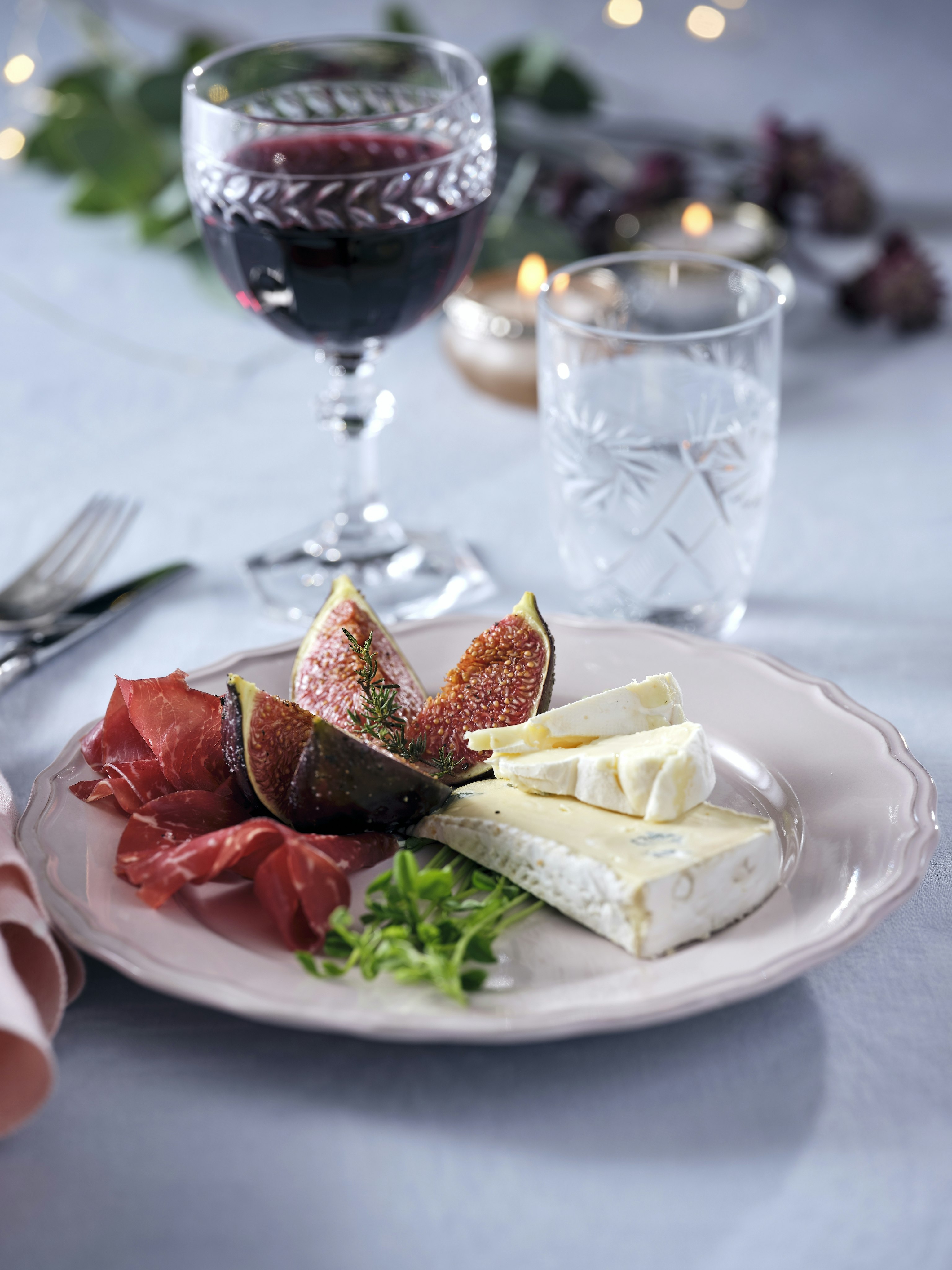 Ost med gratinerade fikon