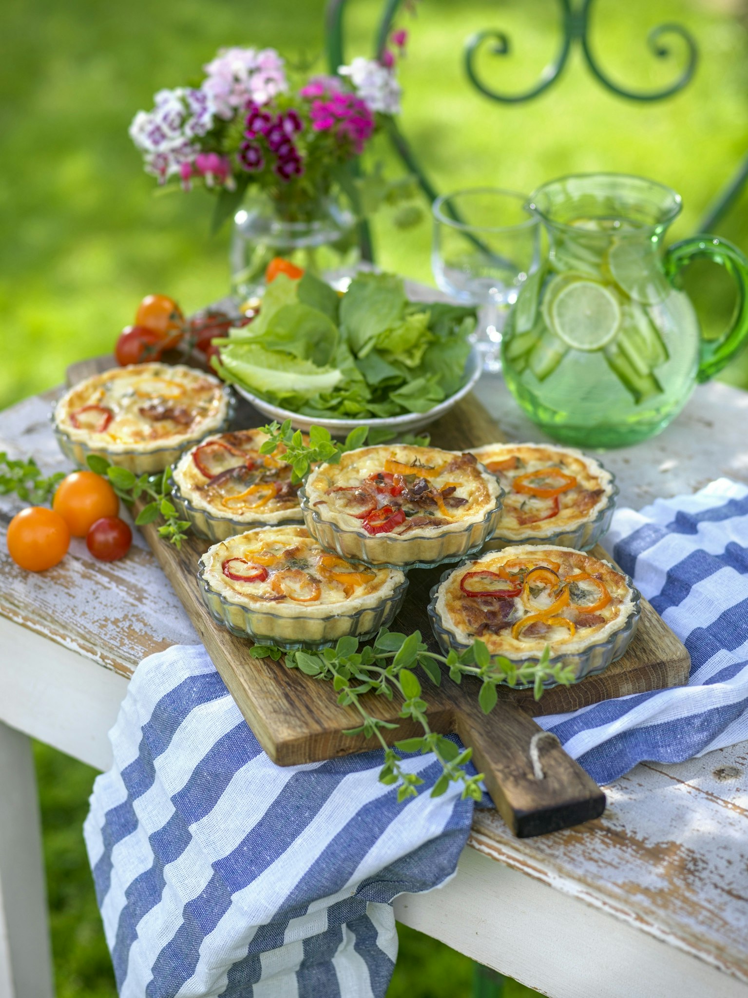 Paj med bacon och paprika