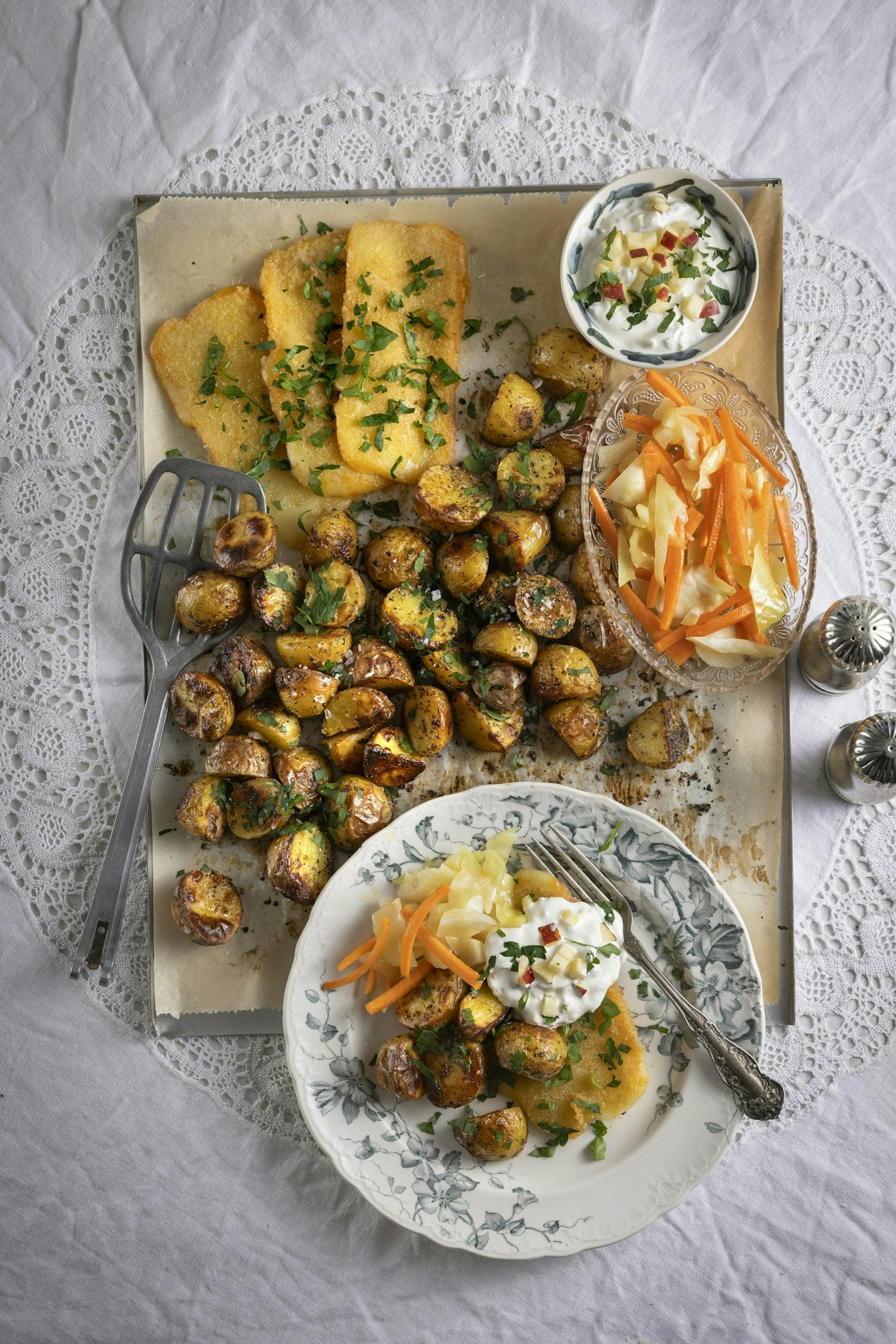 Panerad ost med kryddig potatis och tartarsås