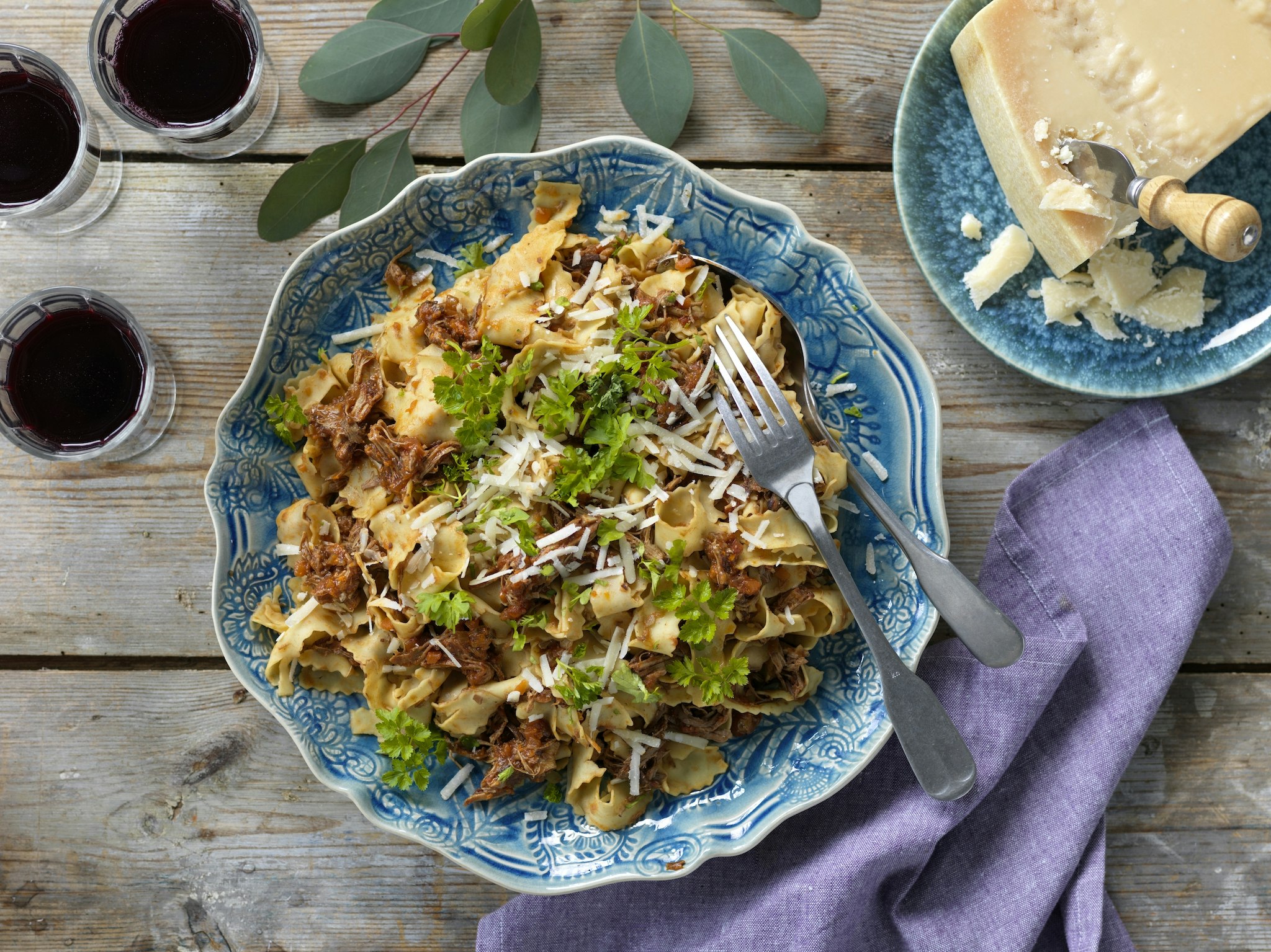 Pasta med revben och parmesan