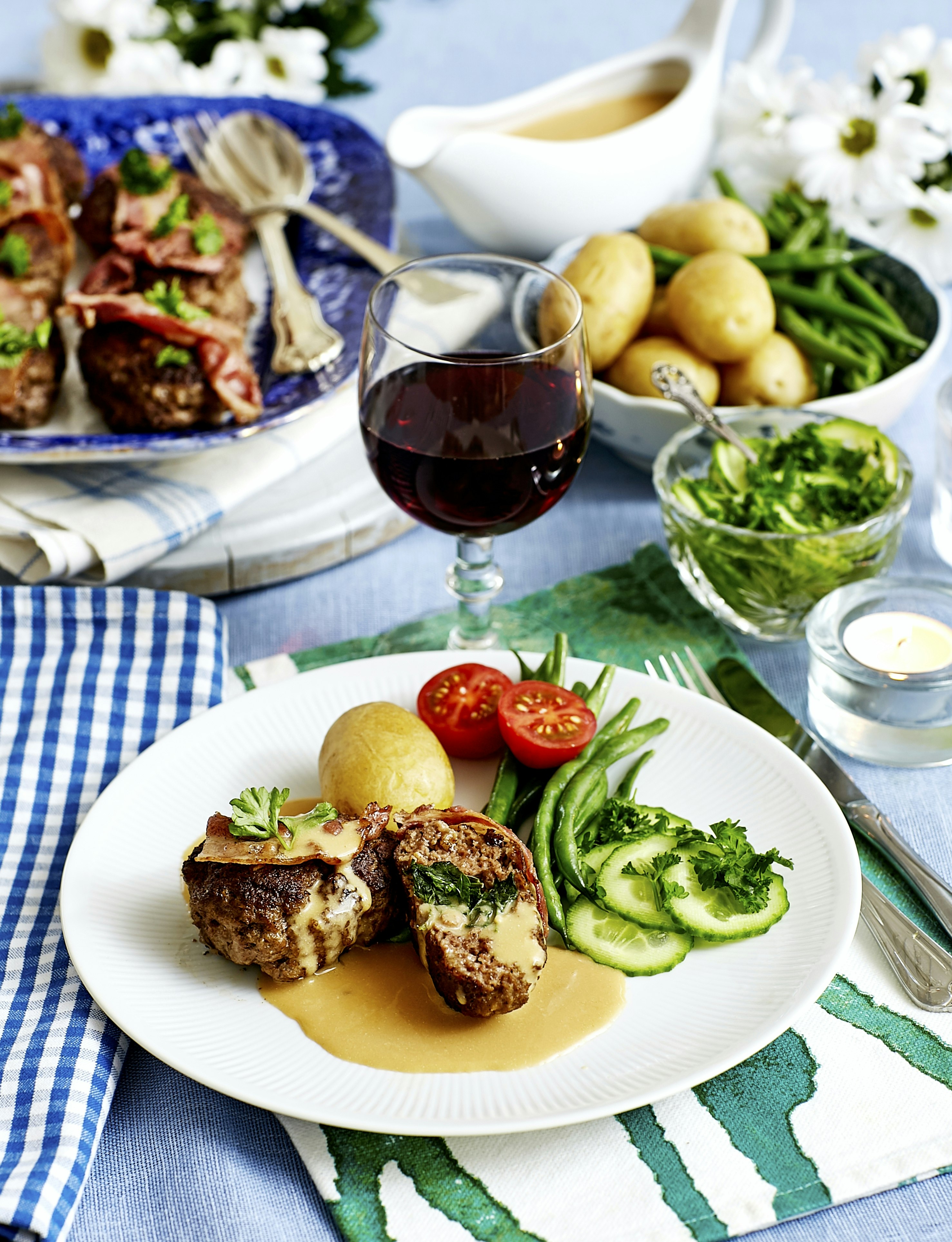 Persiljefyllda biffar med bacon