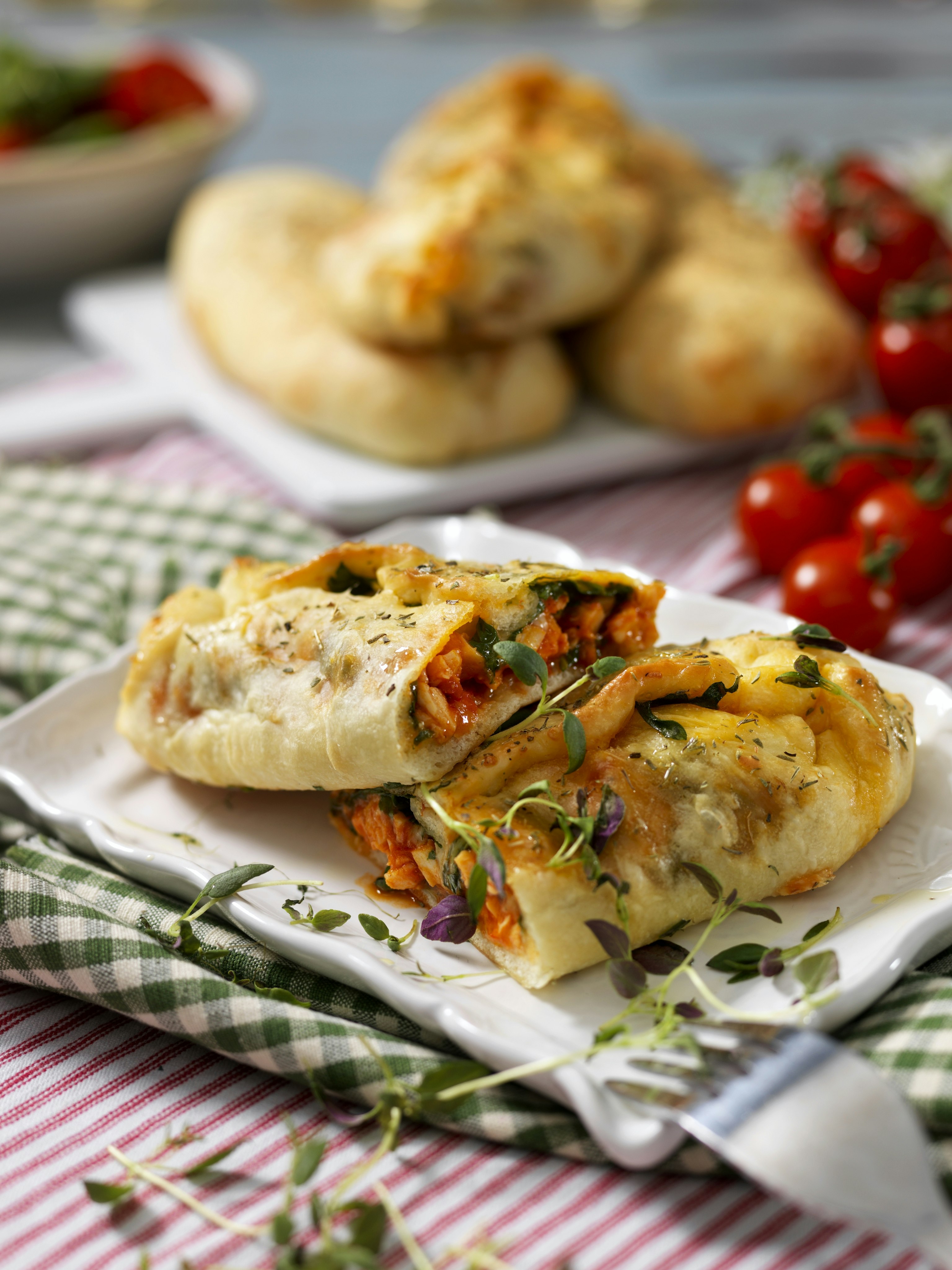 Pizzarulle med kyckling och paprikaröra