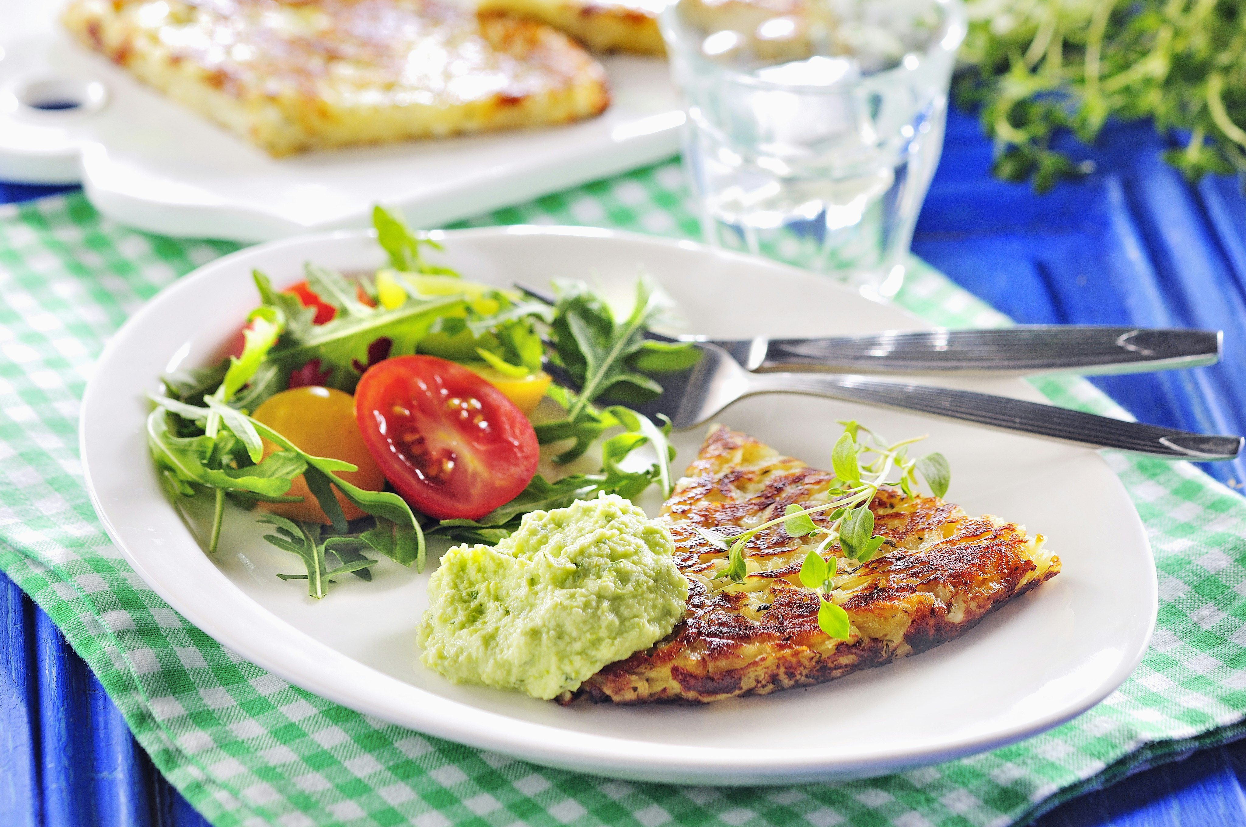 Potatiskaka med fetaost och grön bönkräm