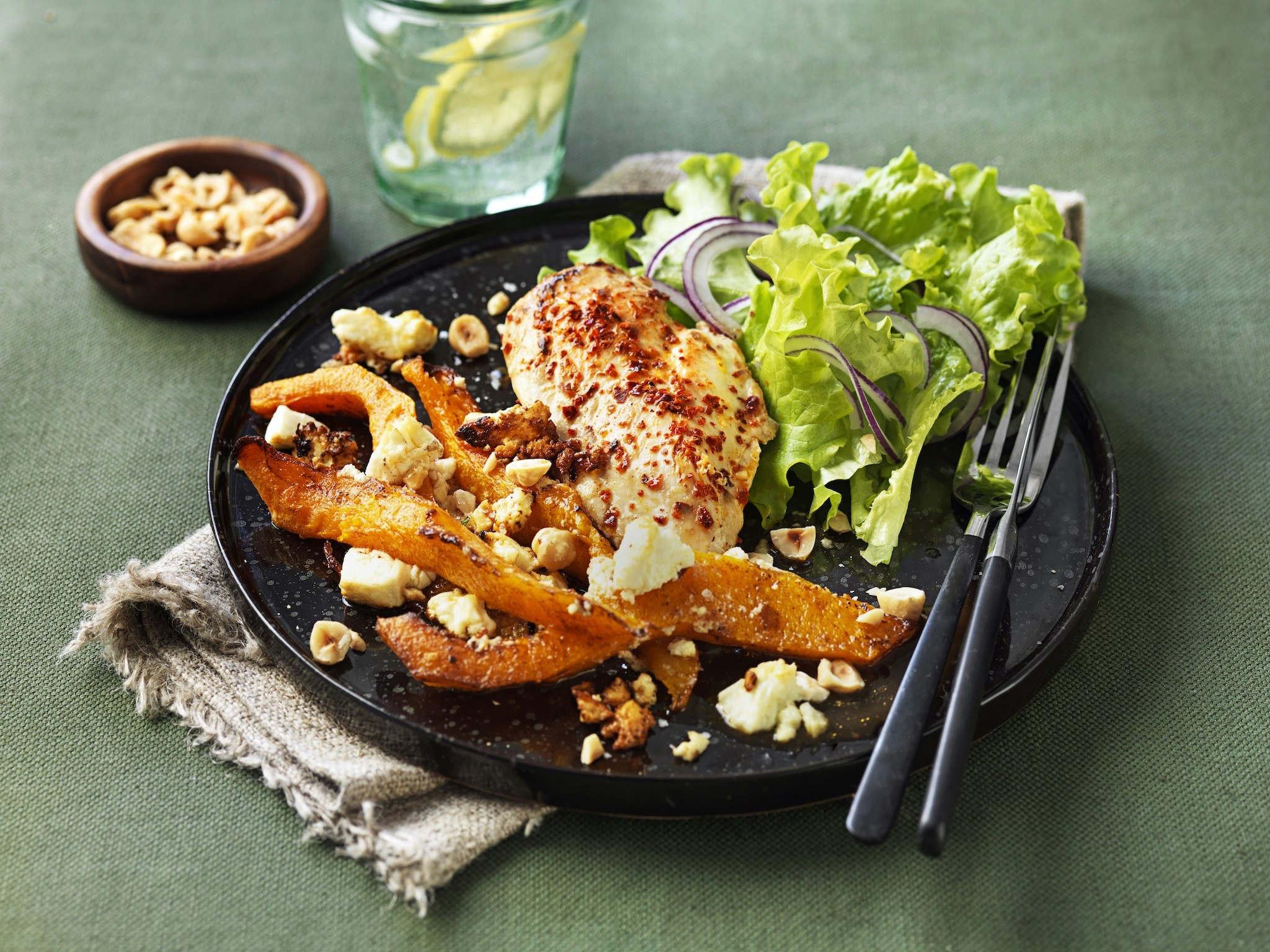 Kyckling med pumpa, fetaost och brynt smör