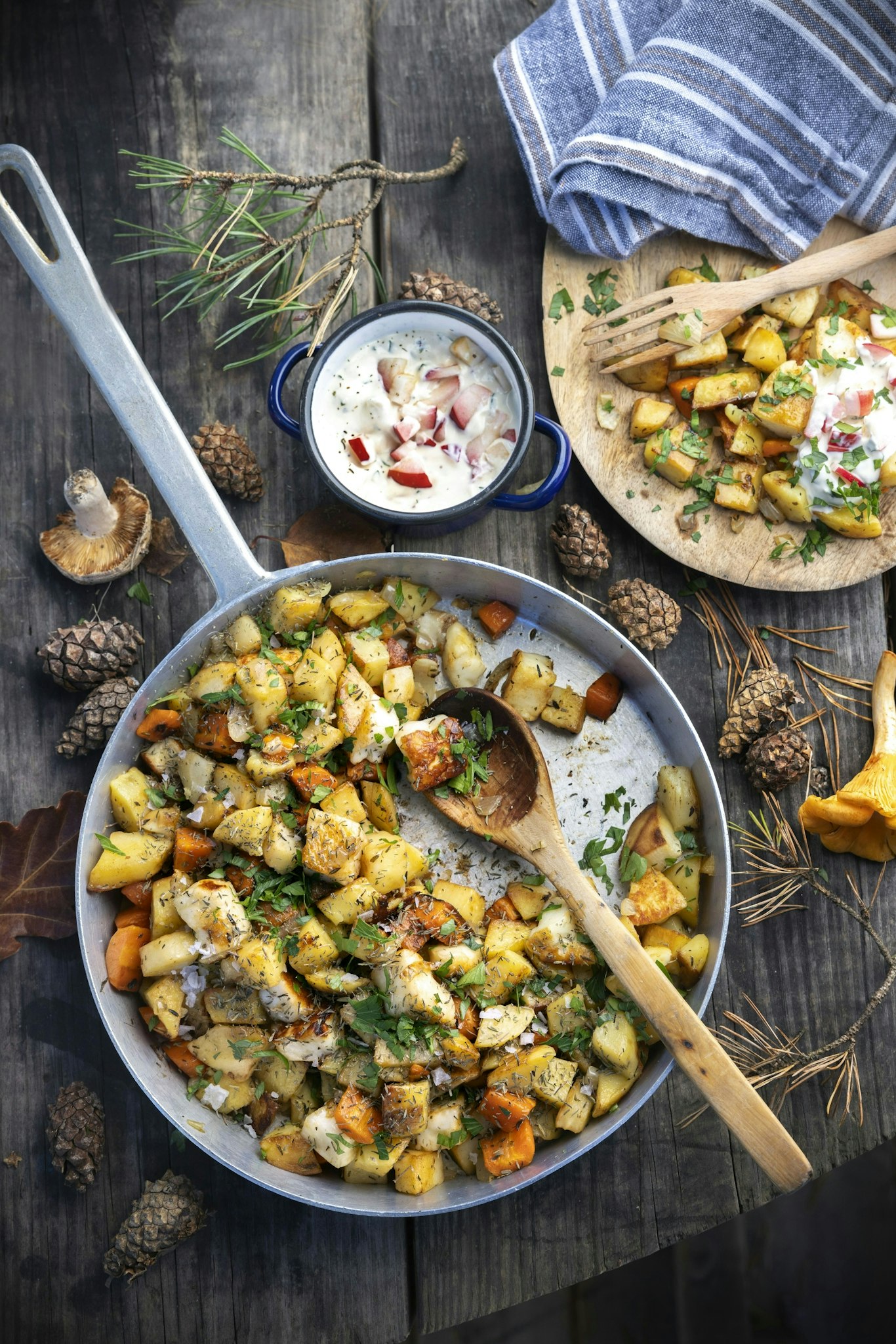 Pytt i panna med rotfrukter och halloumi