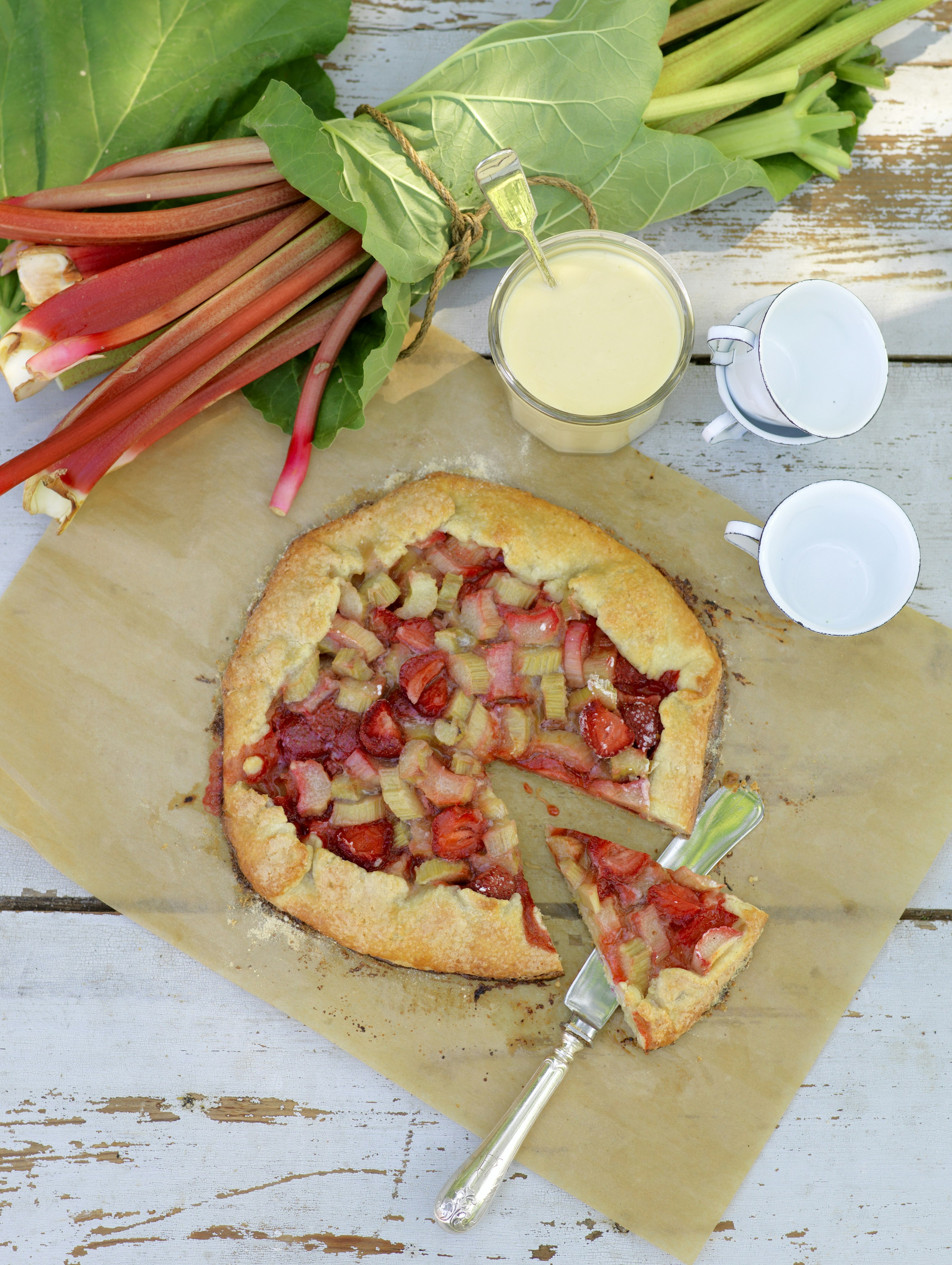 Rabarberpaj med jordgubbar