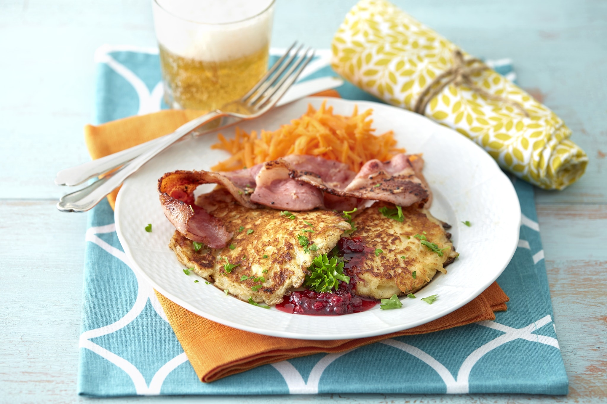 Raggmunk med klassiska tillbehör