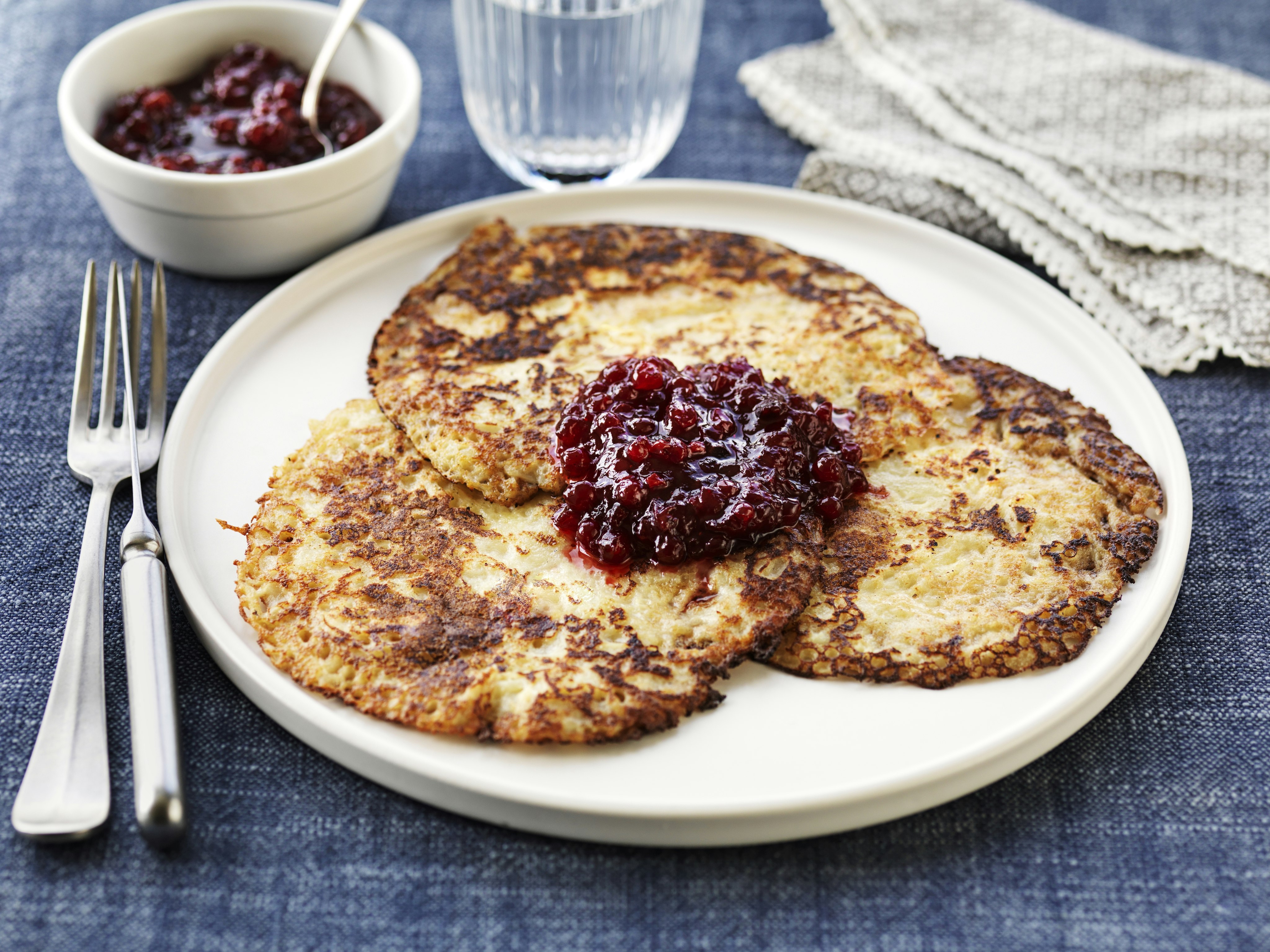 Raggmunk med lingonsylt