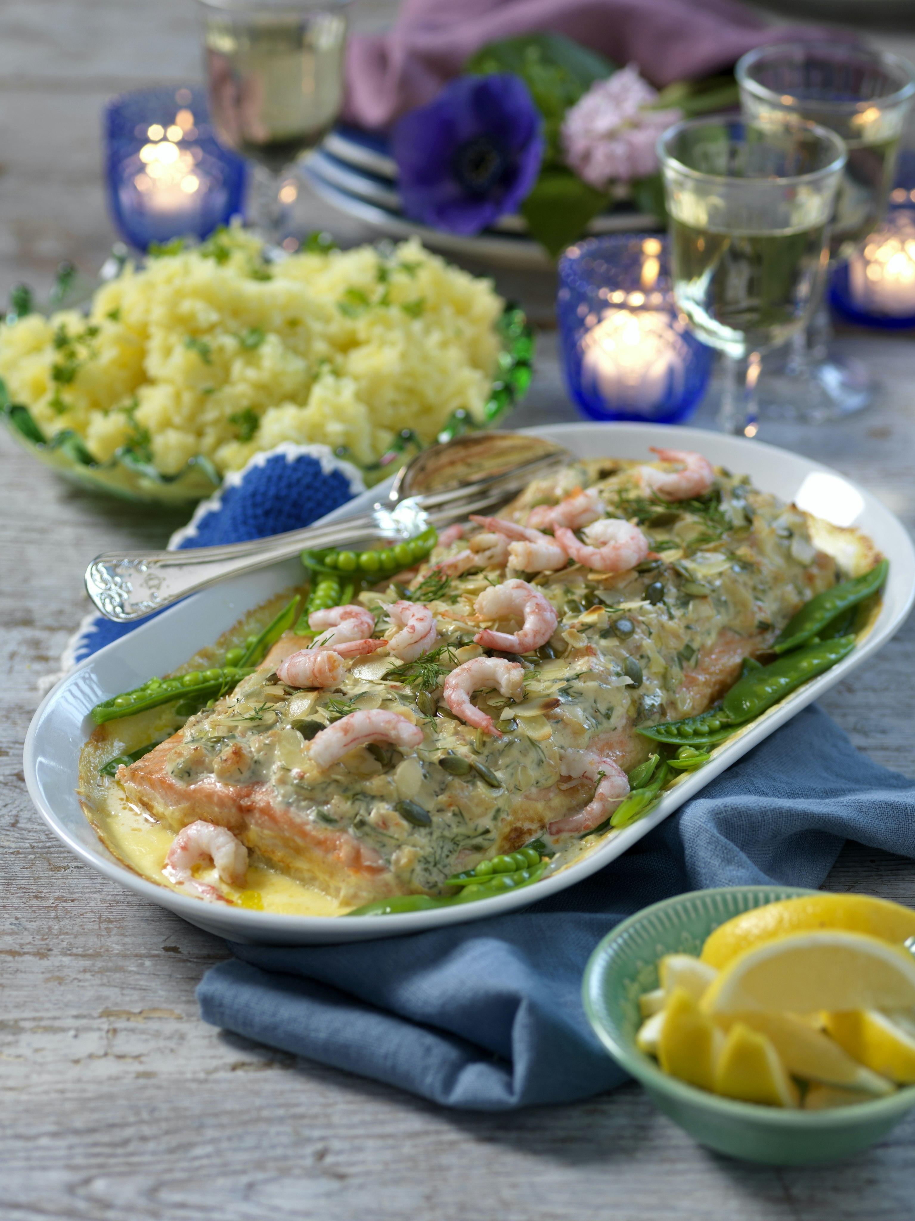 Räkgratinerad lax med pressad potatis