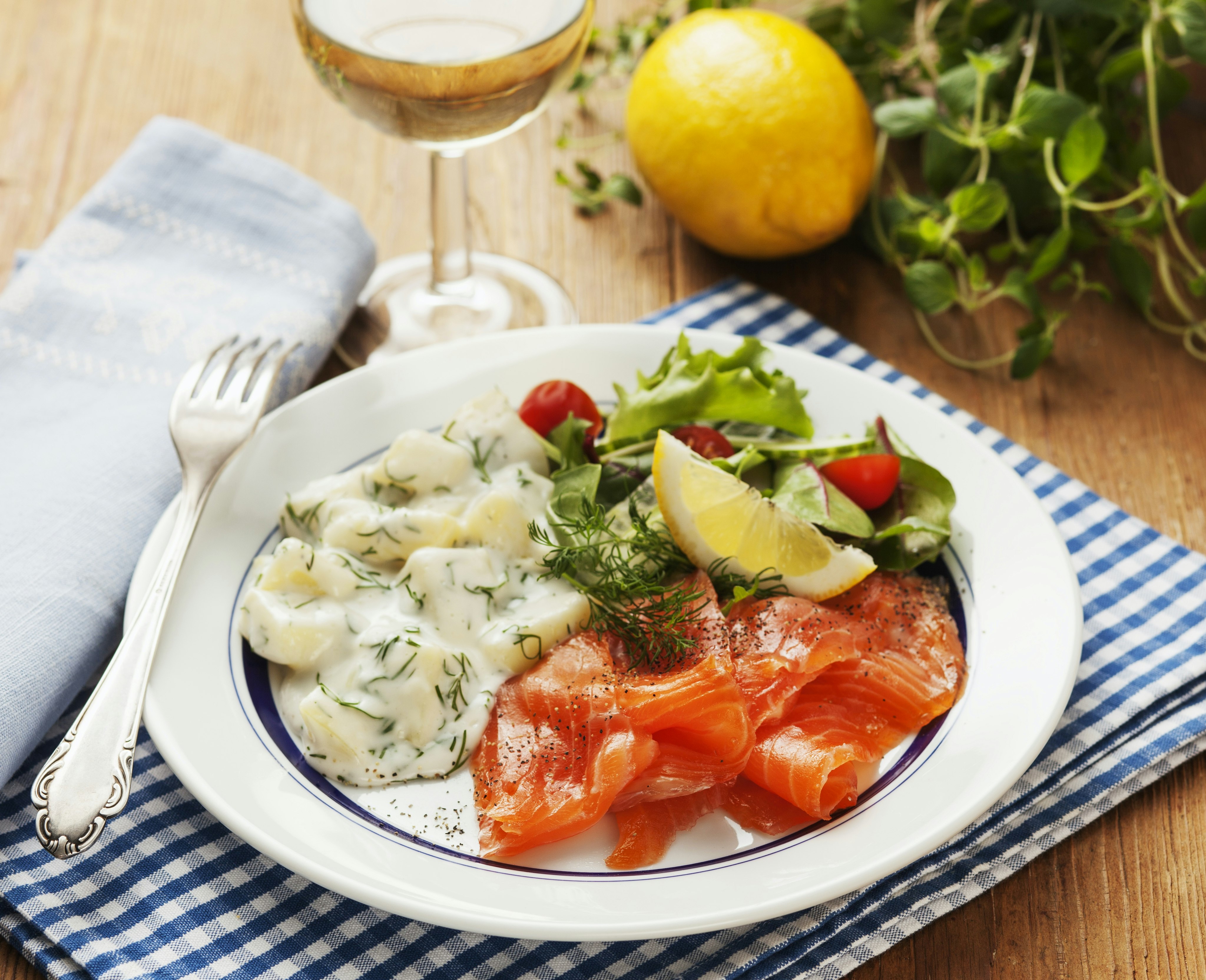 Rimmad lax med dillstuvad potatis