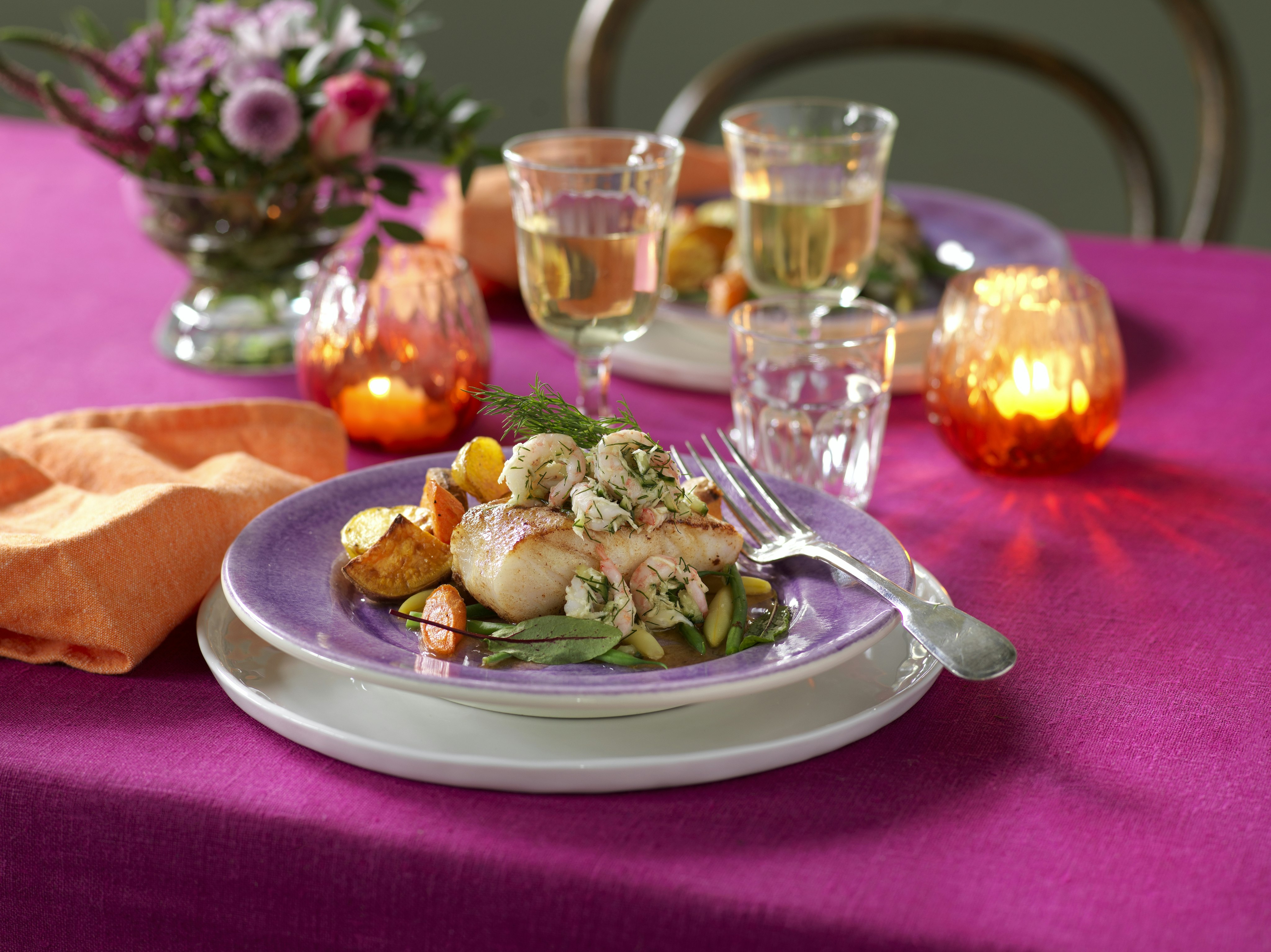 Rimmad torskrygg med pepparrotsräkor