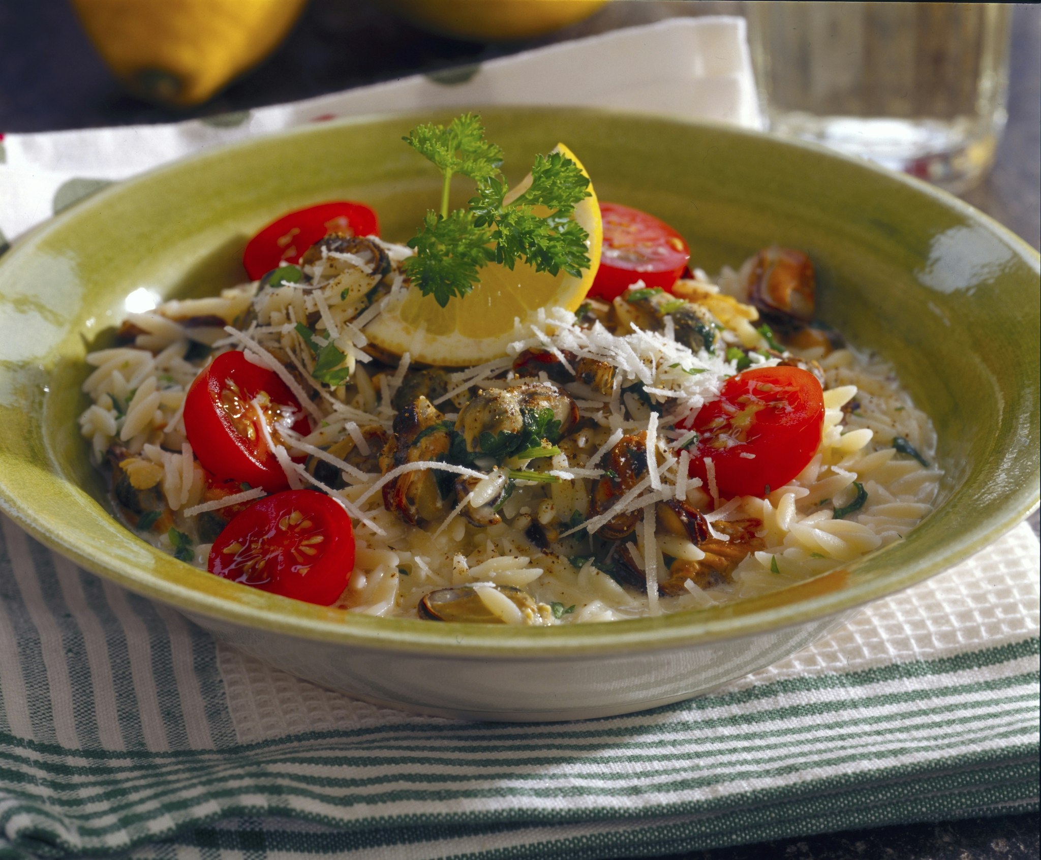 Risoni med musslor och sardeller