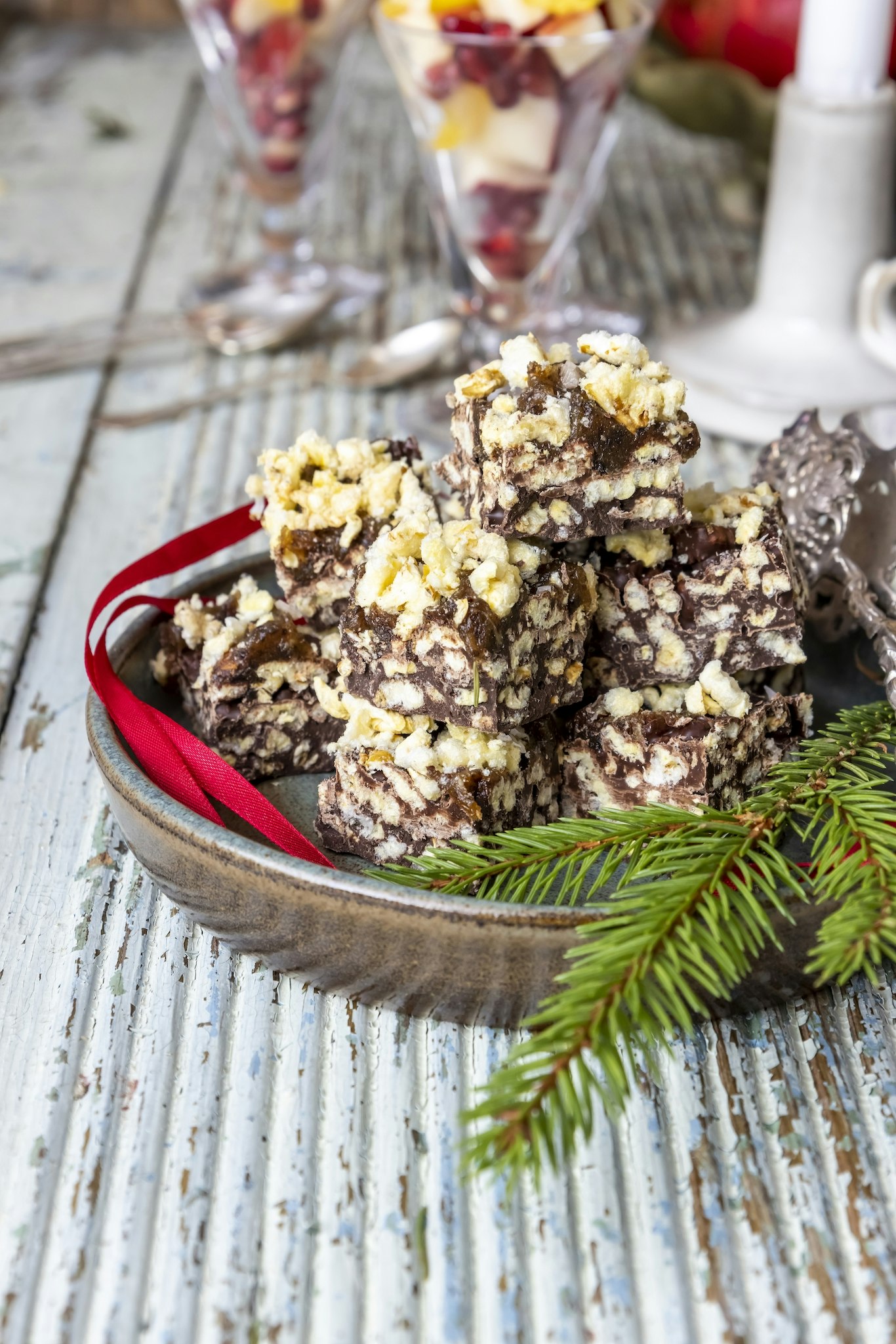 Rocky road med majskakor, dadlar och havssalt
