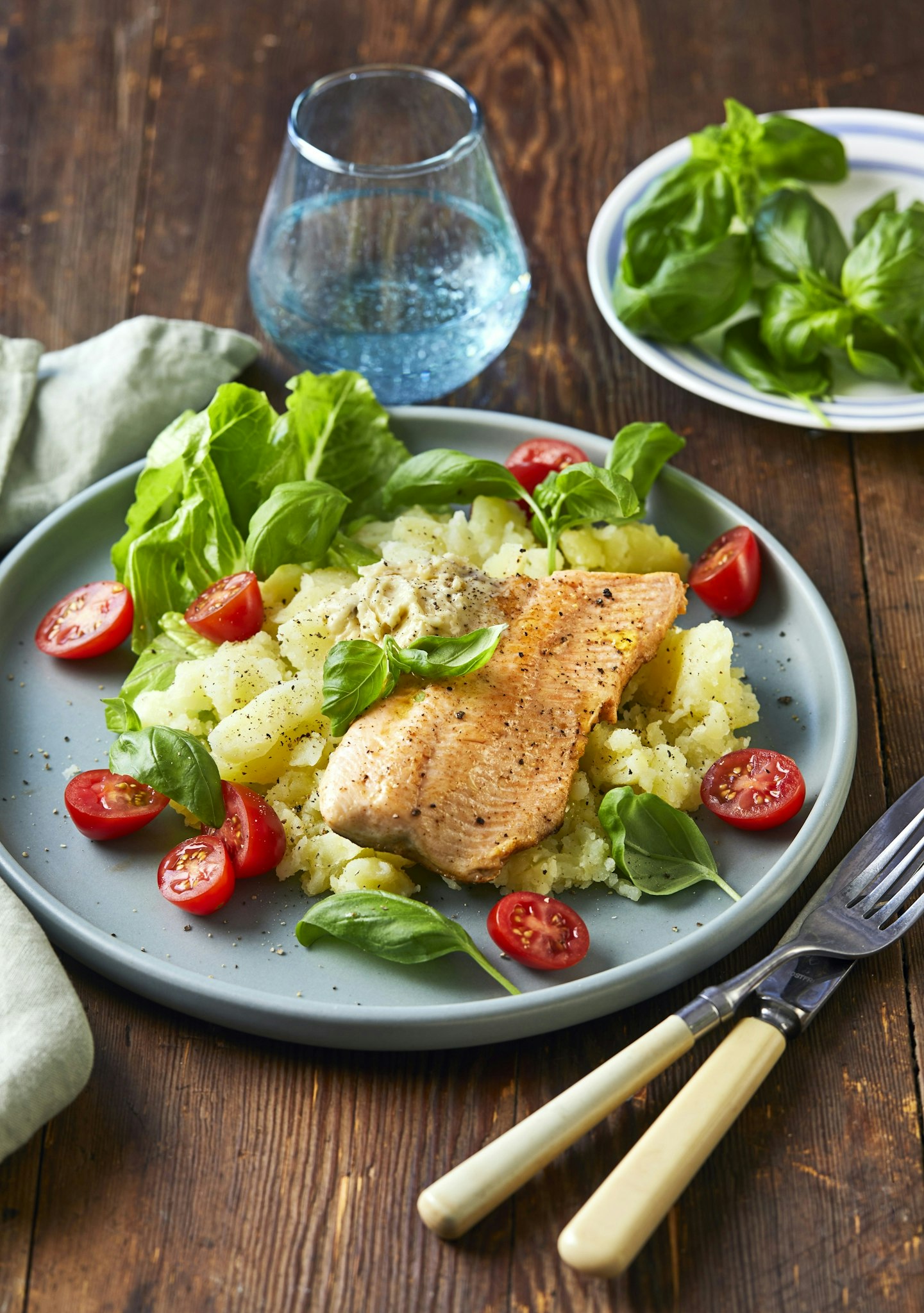 Röding med Caesarsmör på krossad potatis