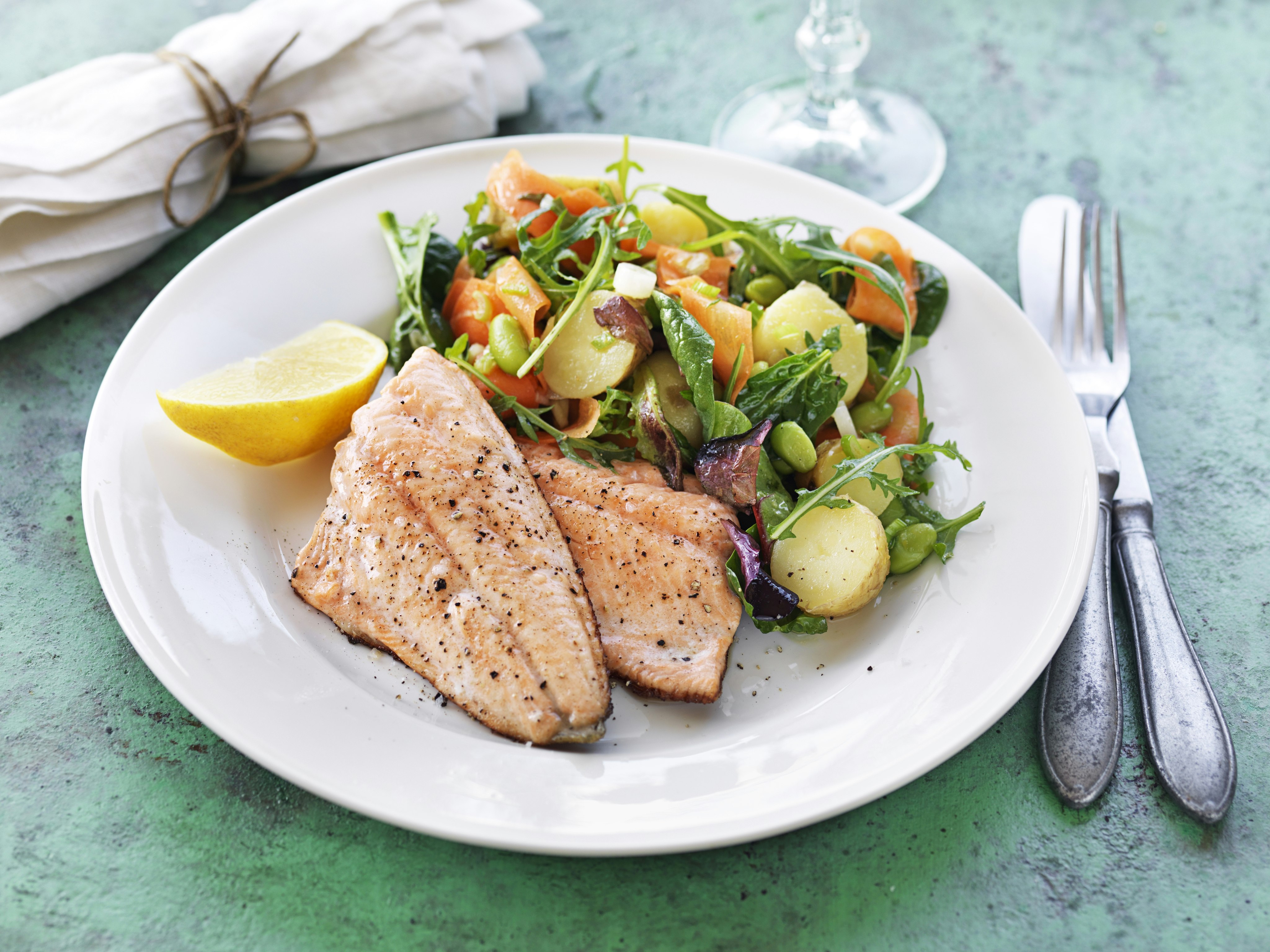 Röding med potatissallad och edamamebönor