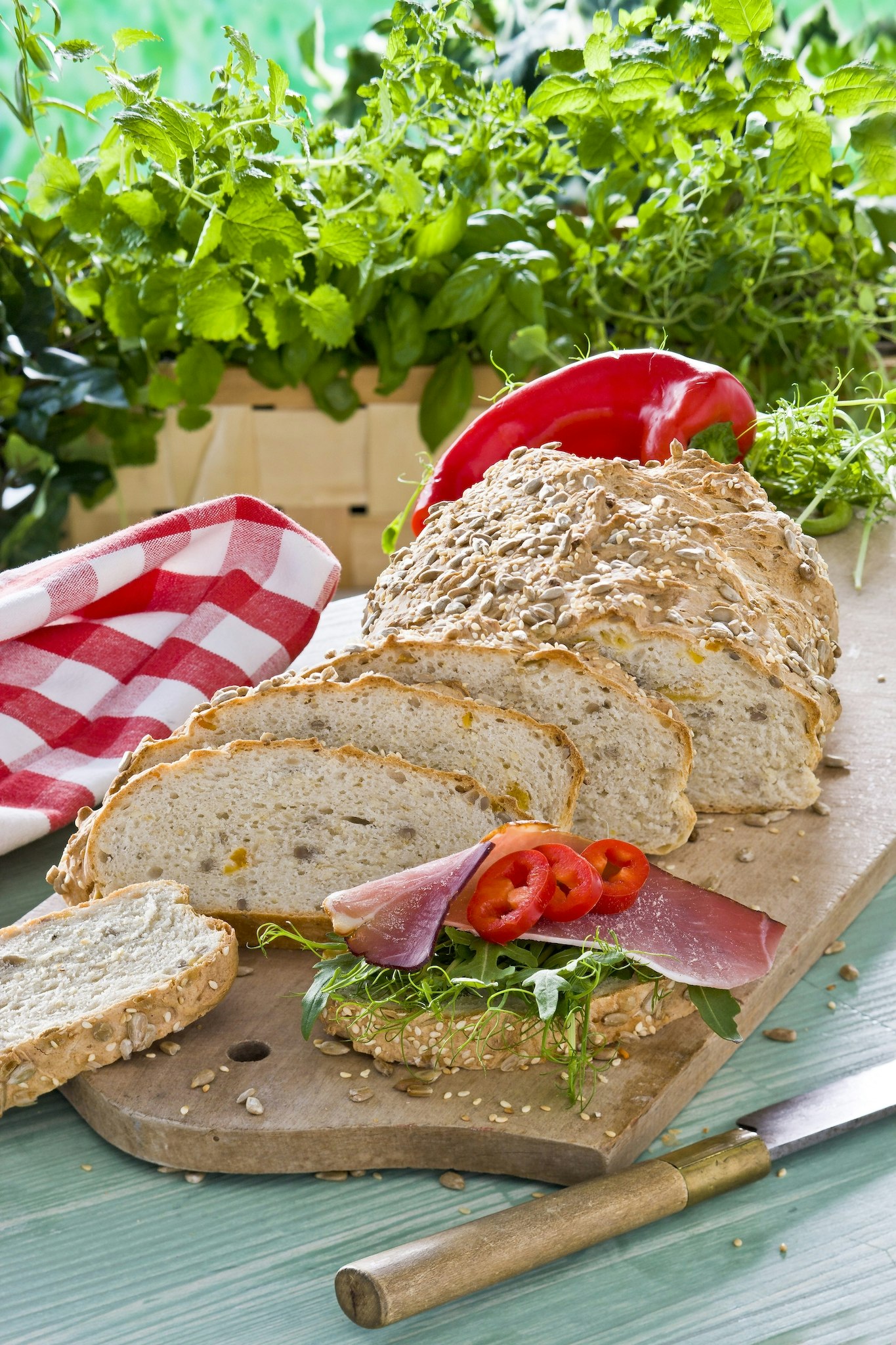 Rustik limpa med äpple, frön och aprikoser