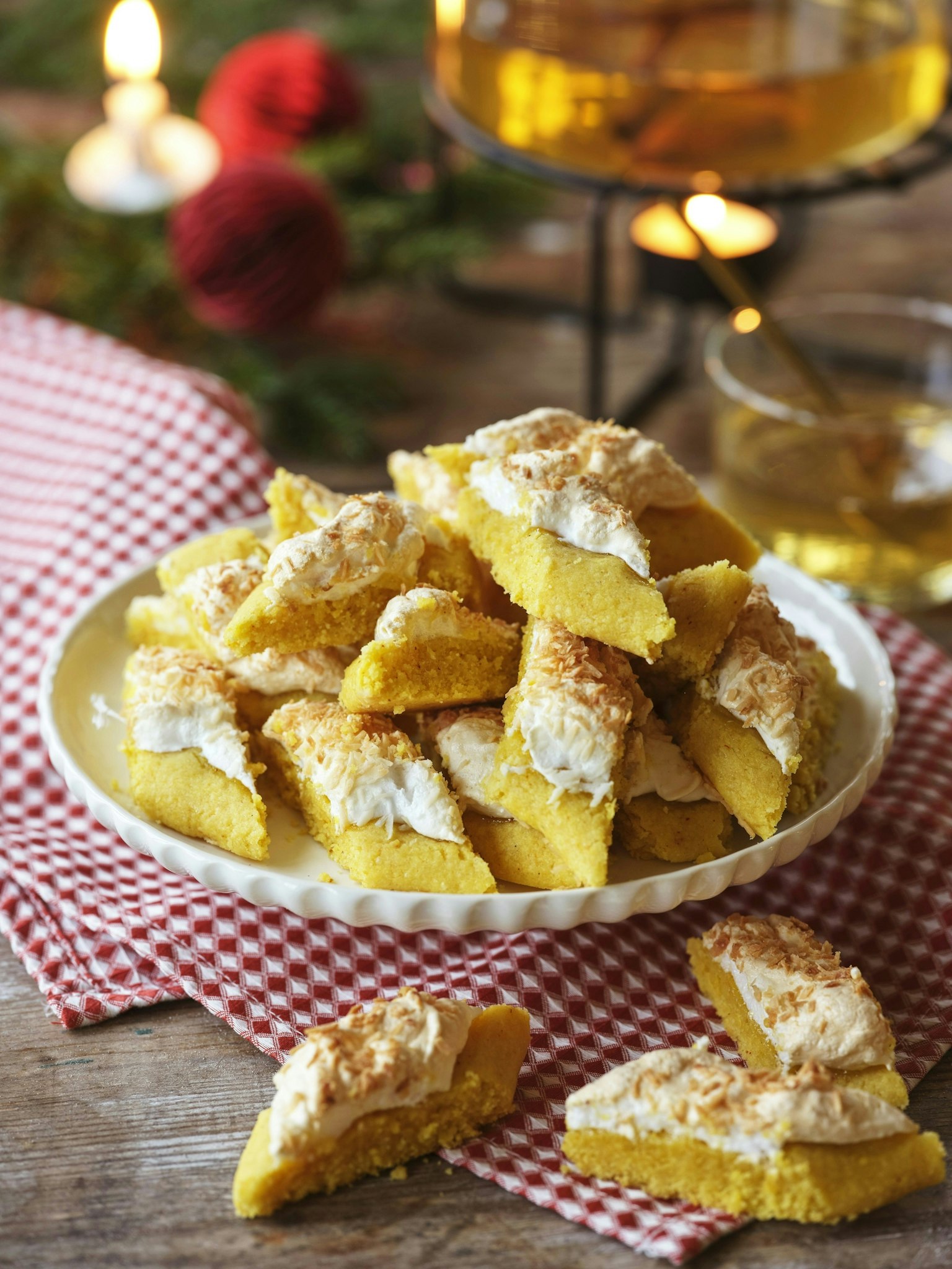 Saffranssnittar med maräng