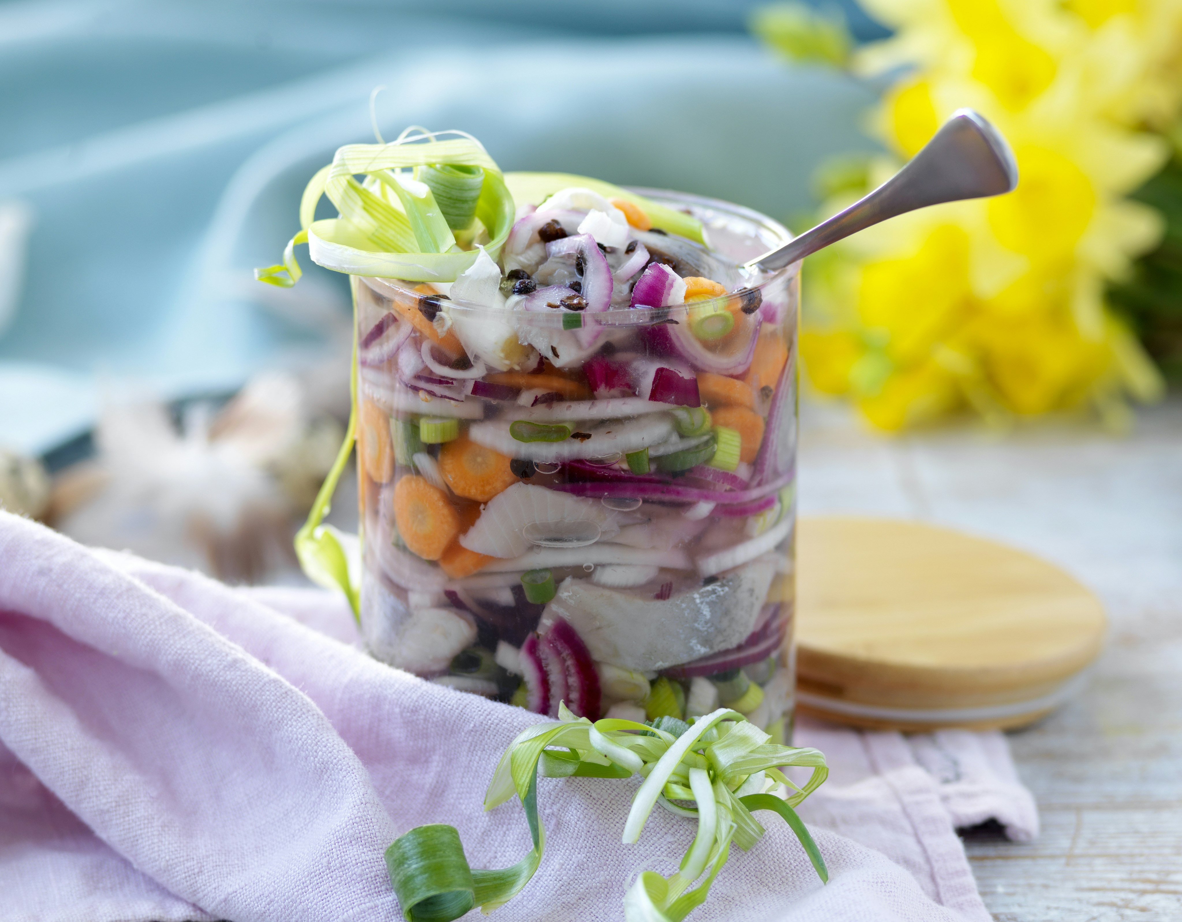 Sill med picklad morot och lök