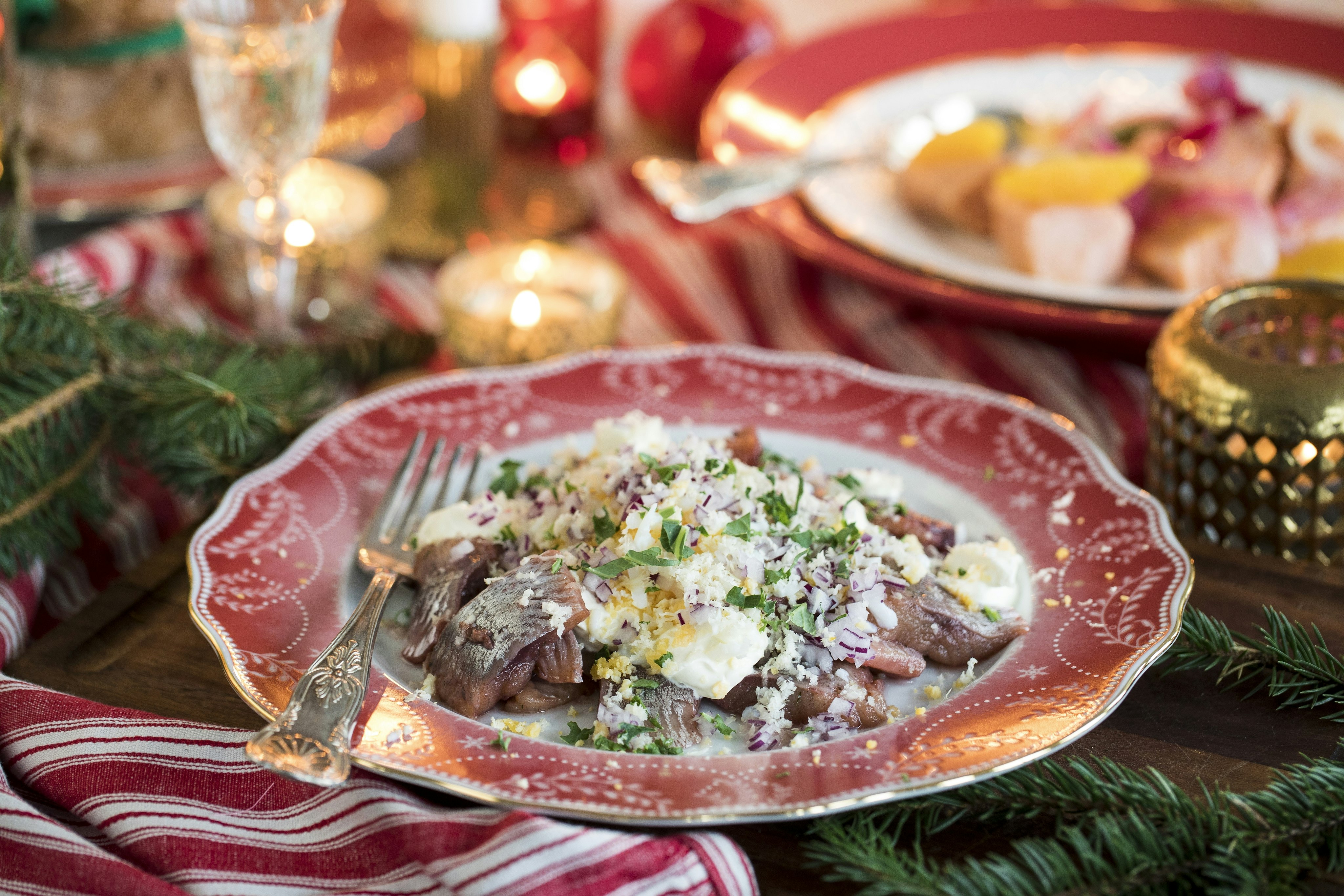 Matjessill med krämig pepparrotsröra och ägg