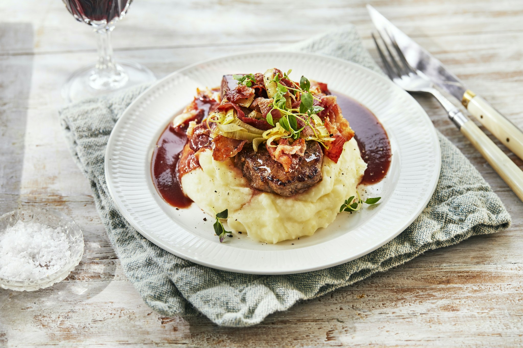 Skomakarlåda med klassiska tillbehör