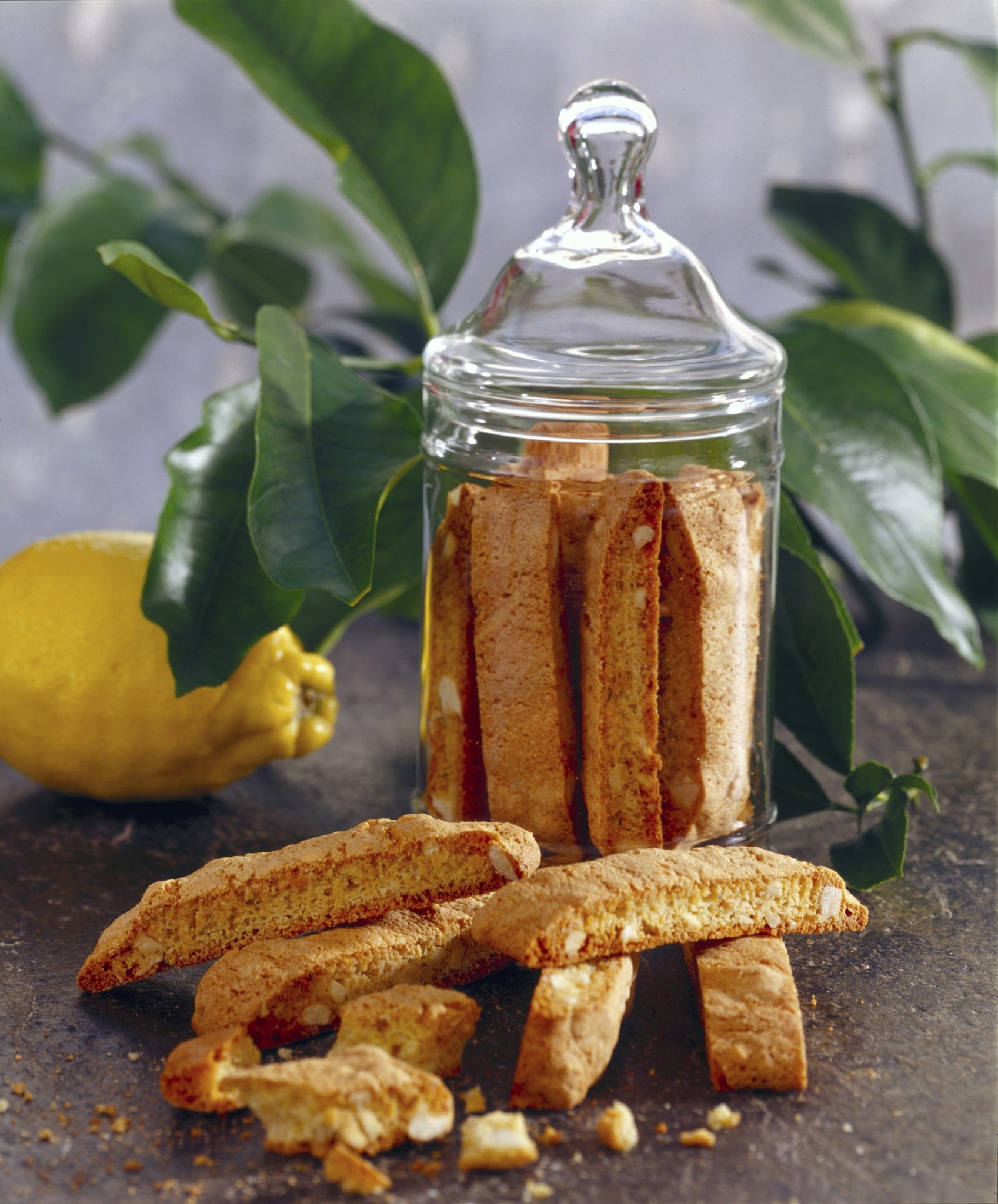 Skorpor med citron och kardemumma