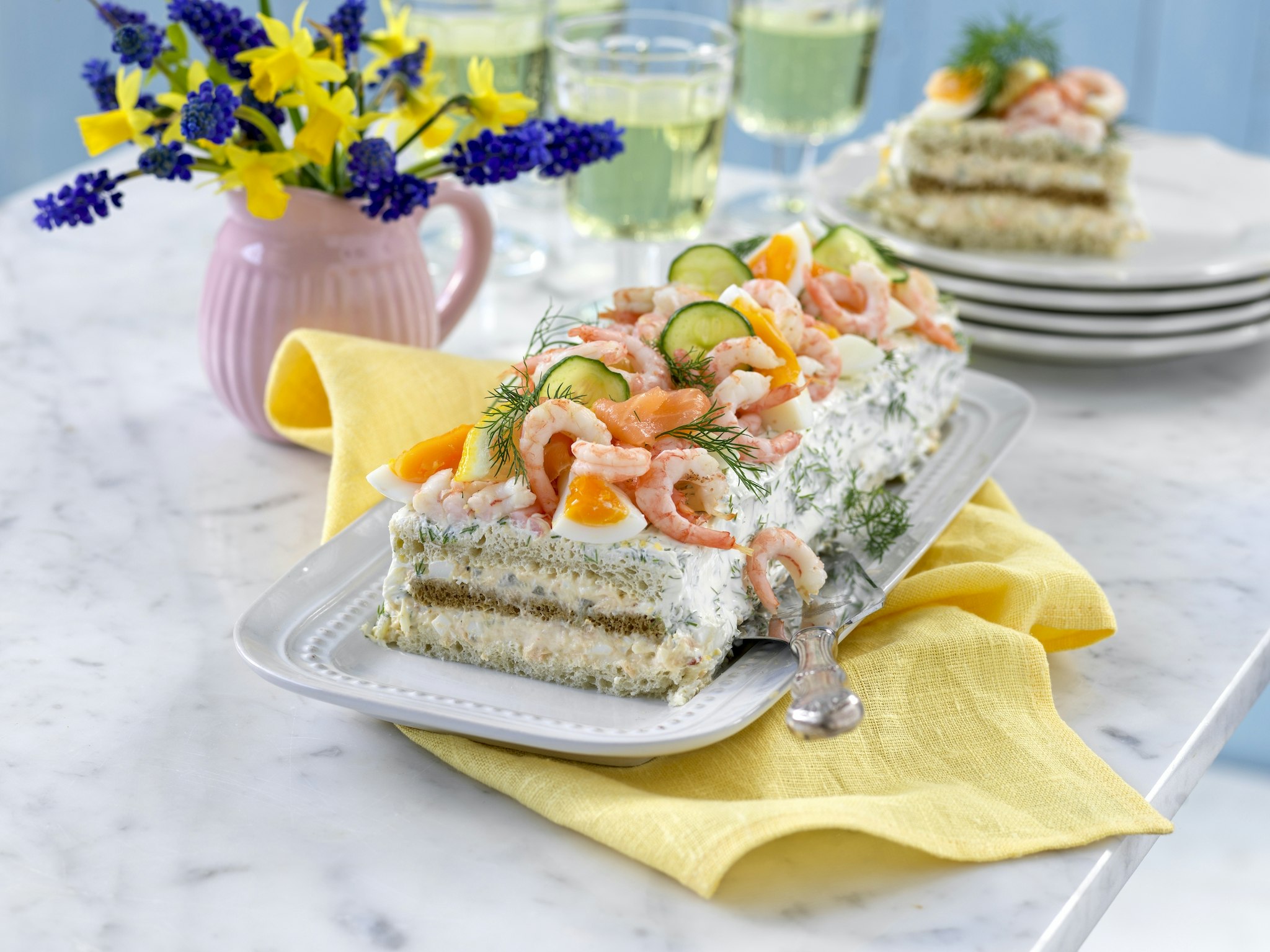 Zofias smörgåstårta med lax och räkor