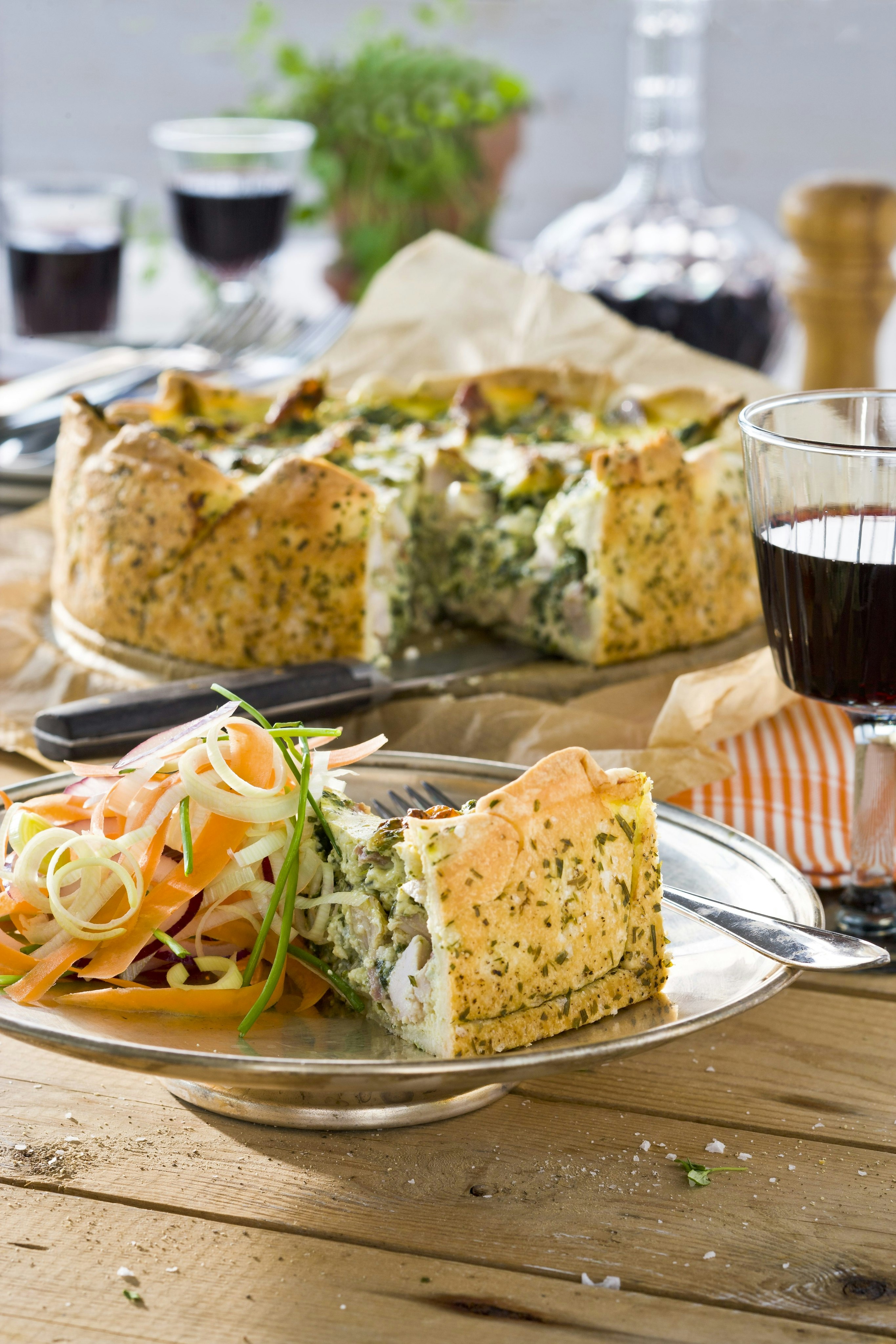 Snabb paj med grillad kyckling, fetaost och bacon