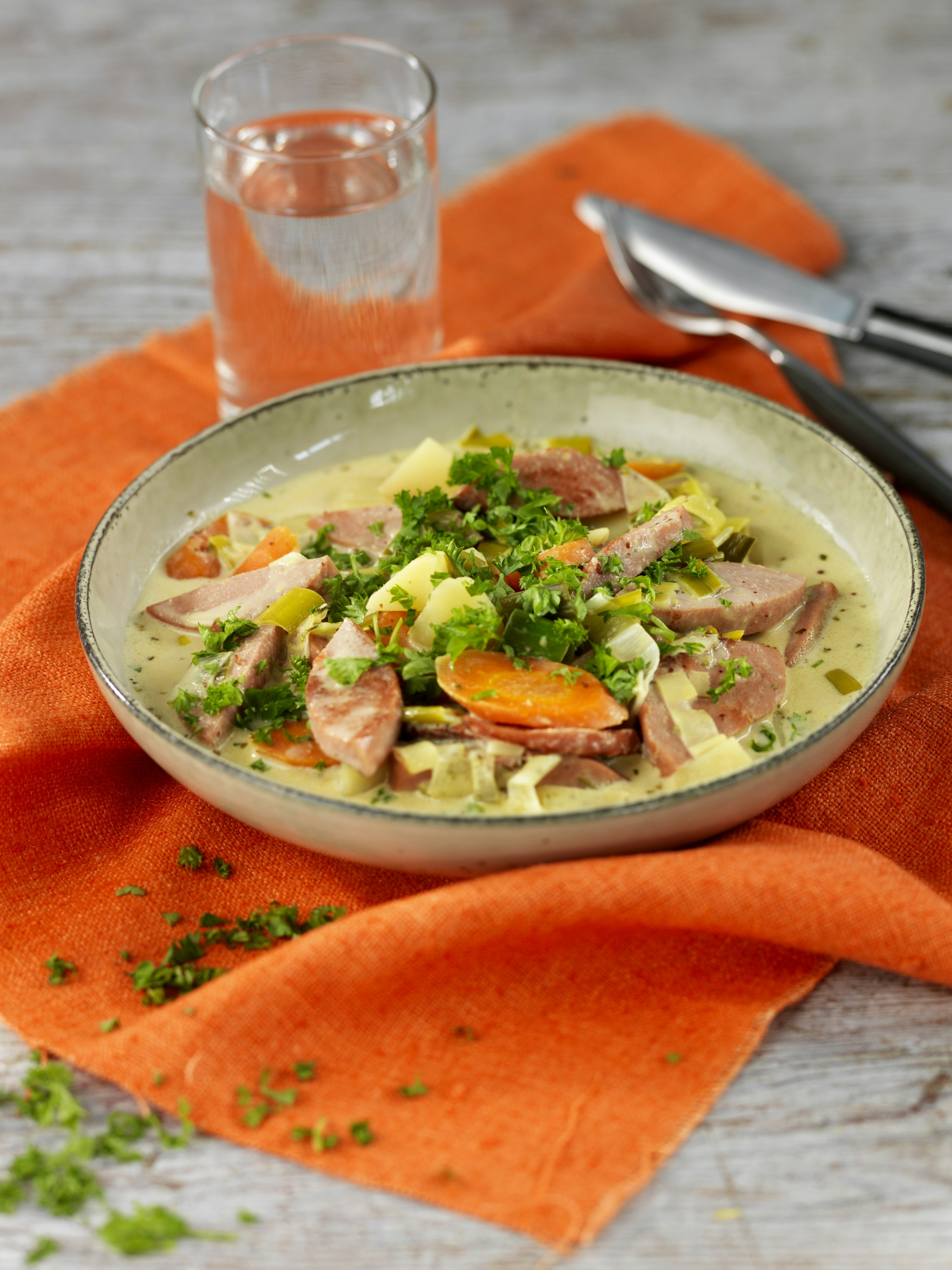 Snabb allt-i-ett-gryta med falukorv