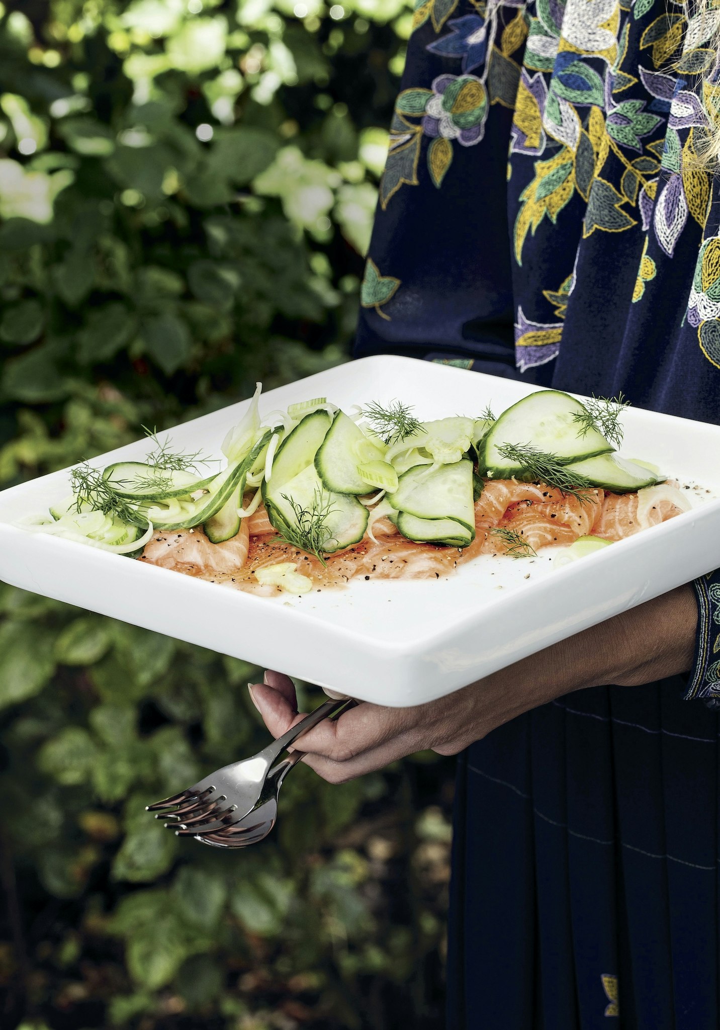 Snabbgravad lax med gurka och fänkål